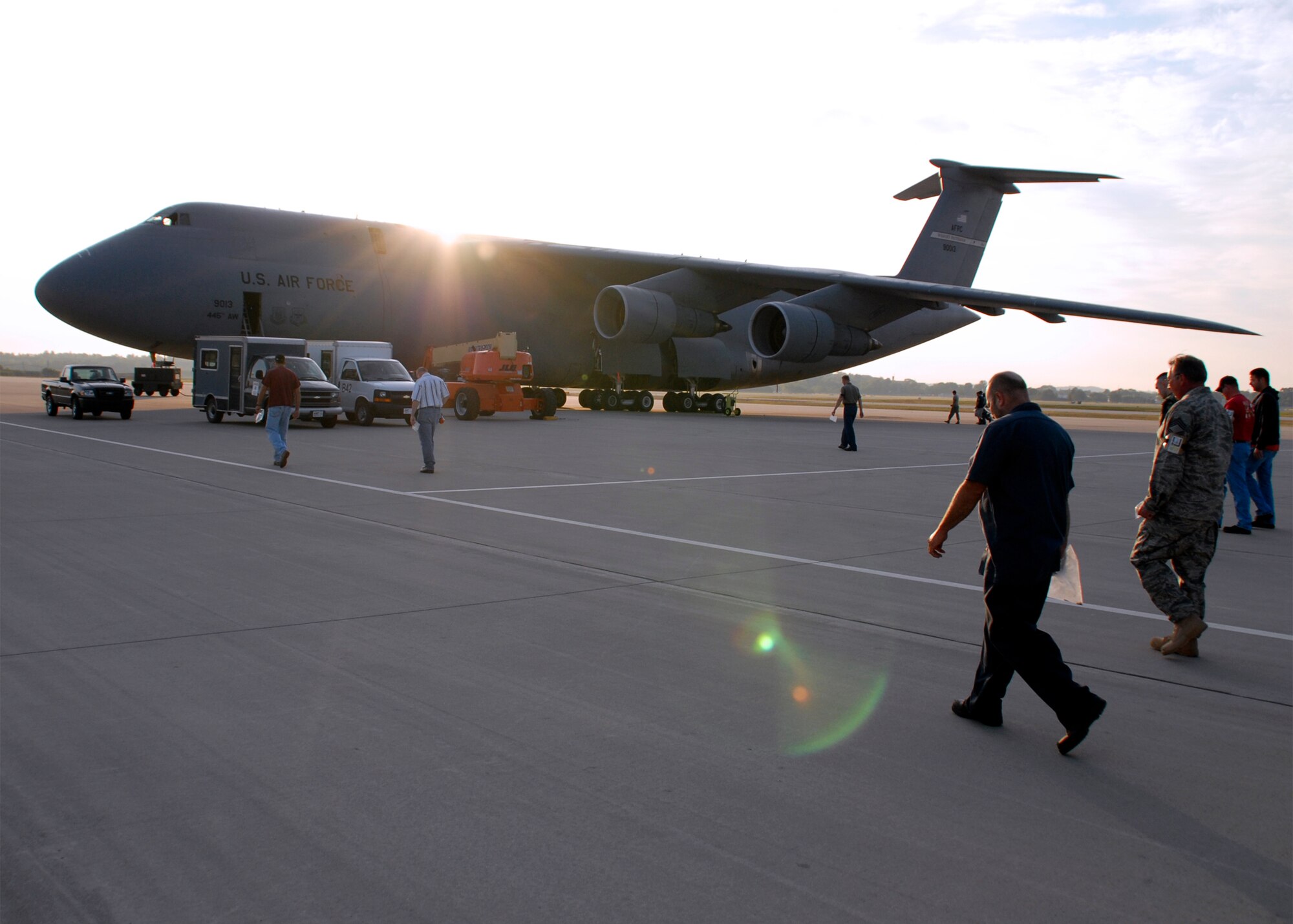 445th Airlift Wing FOD walk > 445th Airlift Wing > Article Display