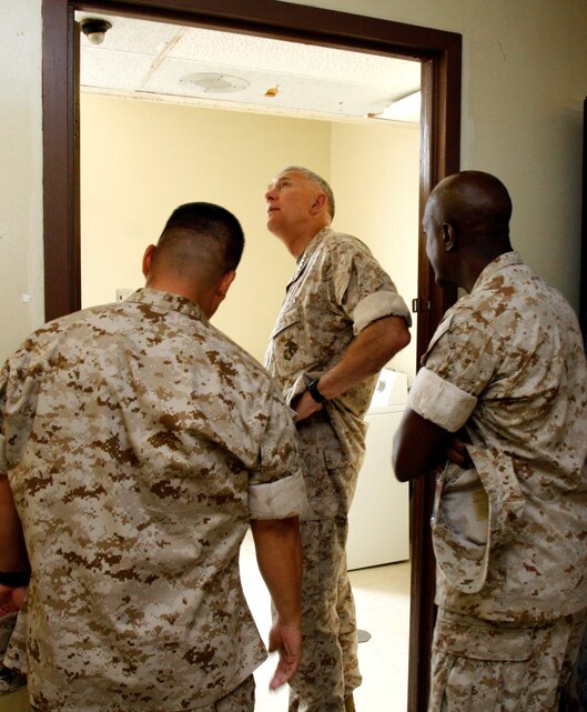 Corps’ leaders visit MCB Hawaii > Marine Corps Base Hawaii > News ...