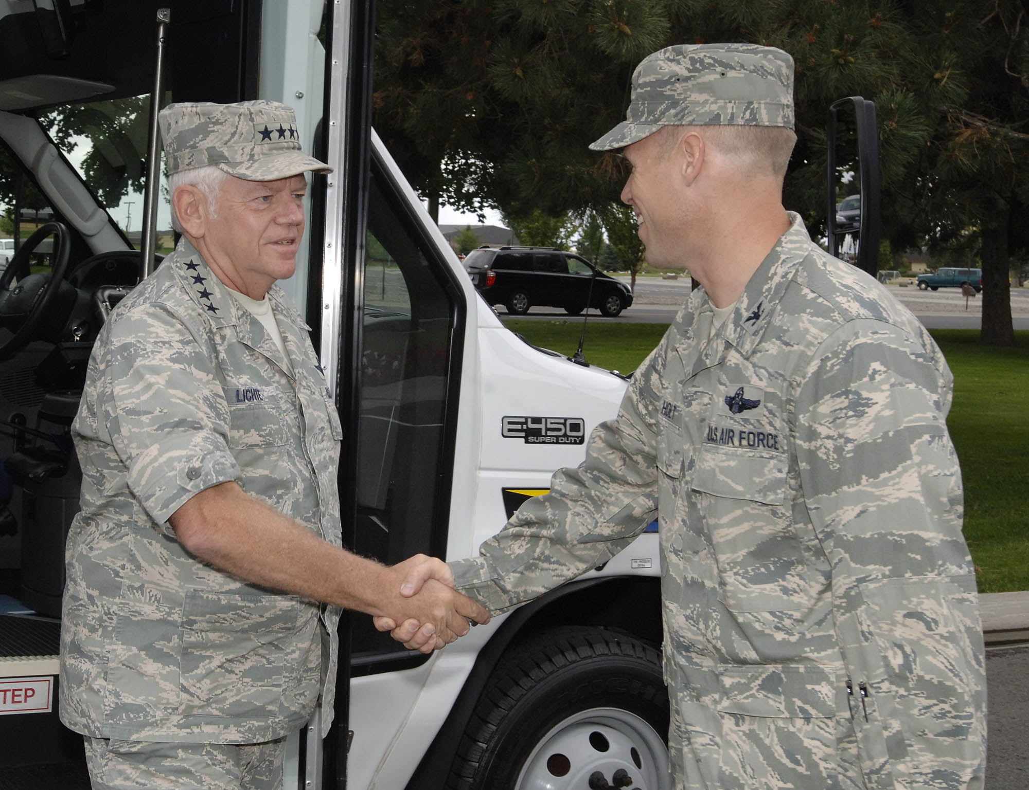 General Lichte visits Fairchild > Fairchild Air Force Base > Article ...