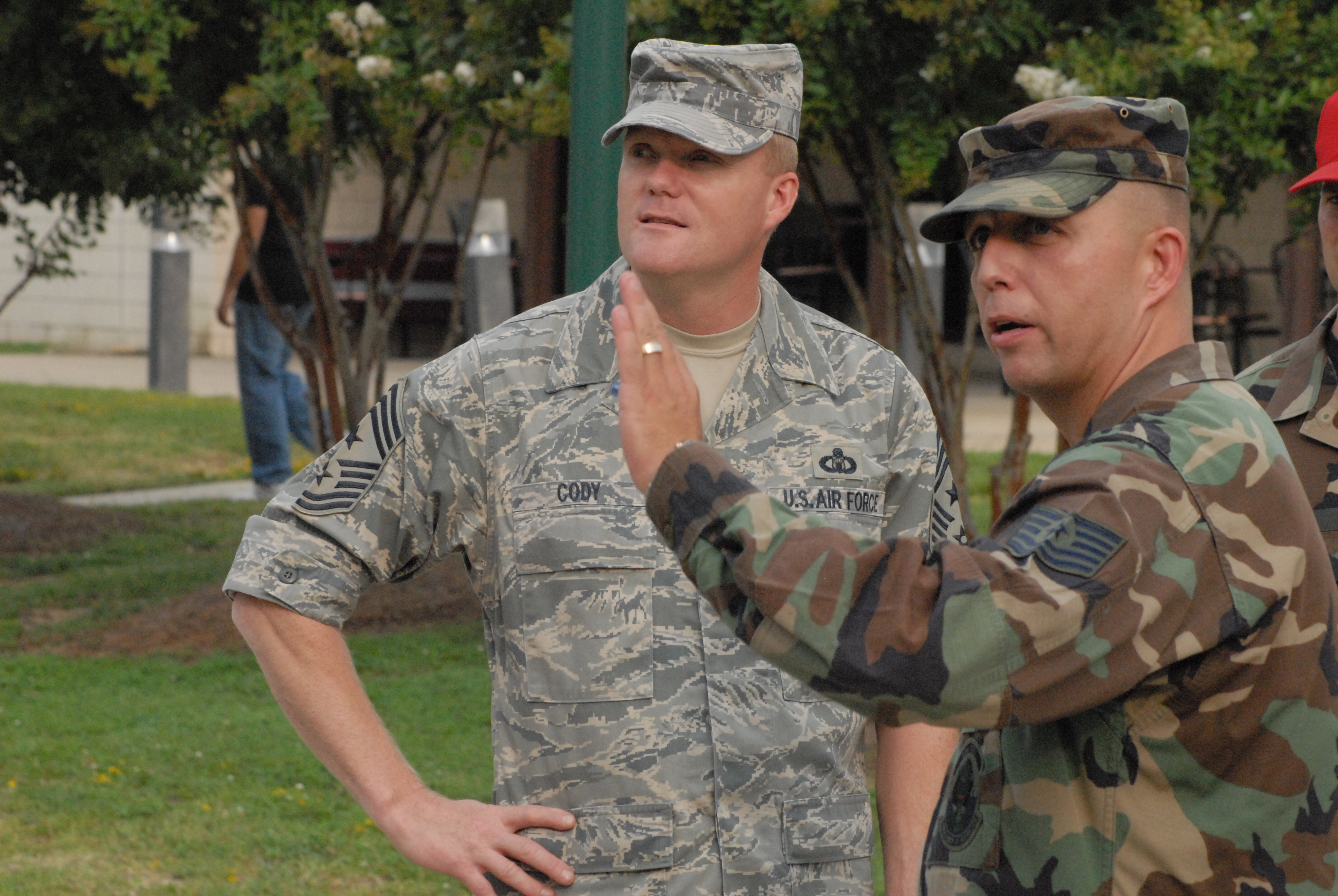 18th AF Command Chief Visits Pope > Air Mobility Command > Article Display