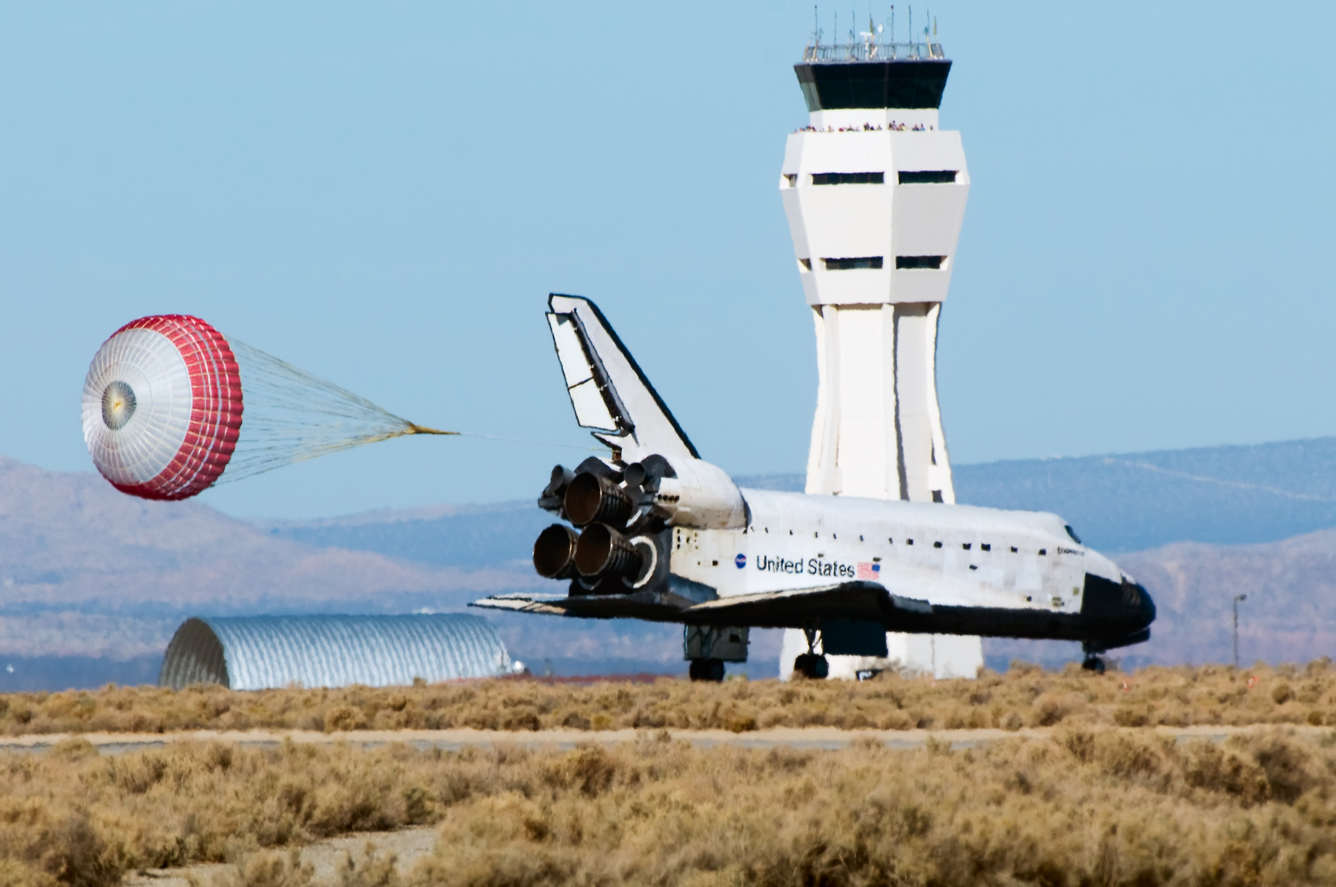 Space shuttle diverted, lands at Edwards AFB > Marine Corps Air Station ...