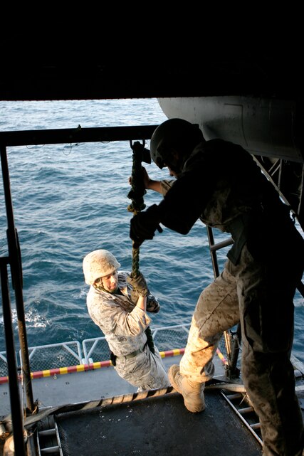 Recon reaches out > 26th Marine Expeditionary Unit (Special Operations ...