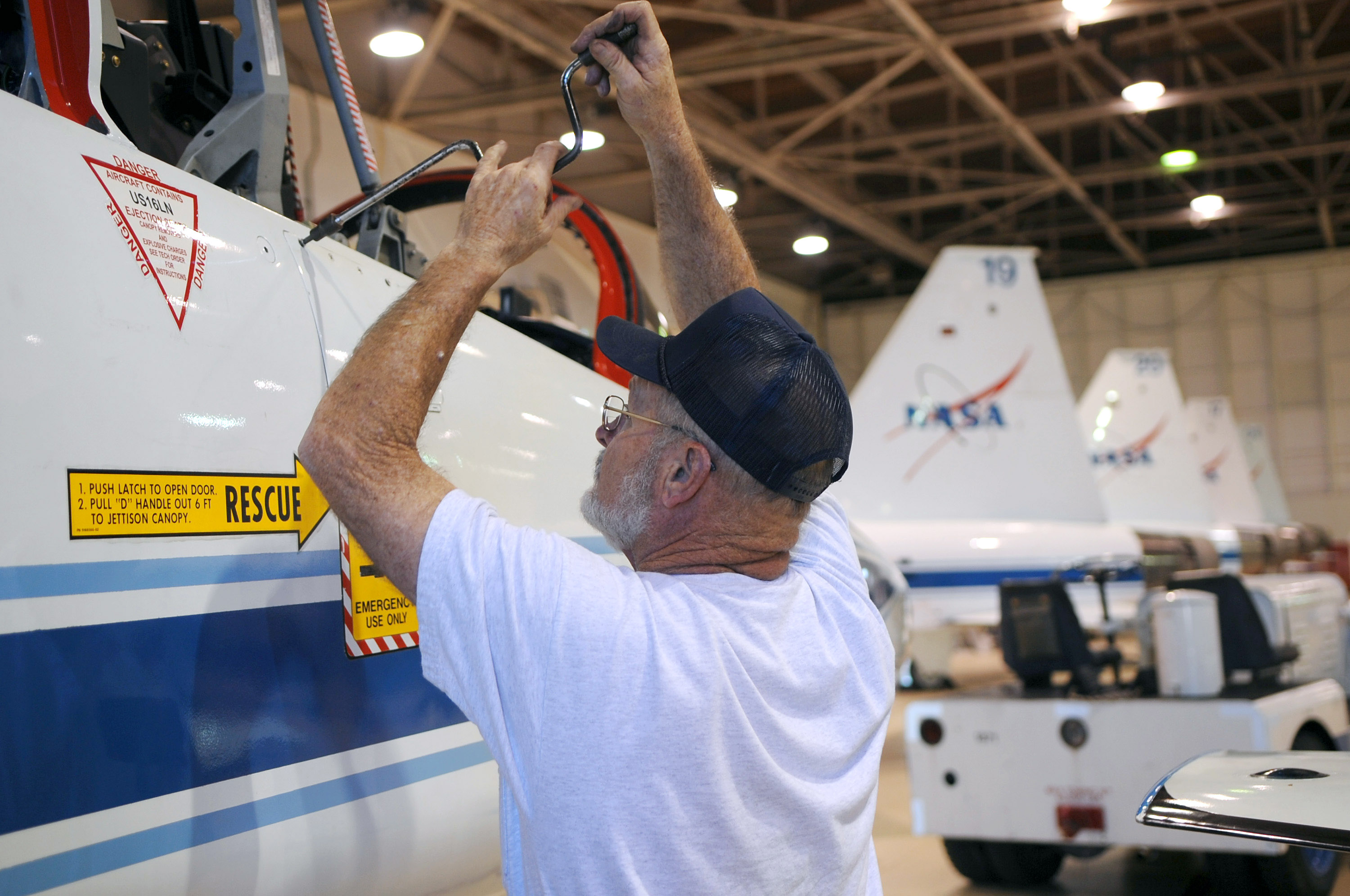 NASA trains pilots to fly high > Air Force > Article Display