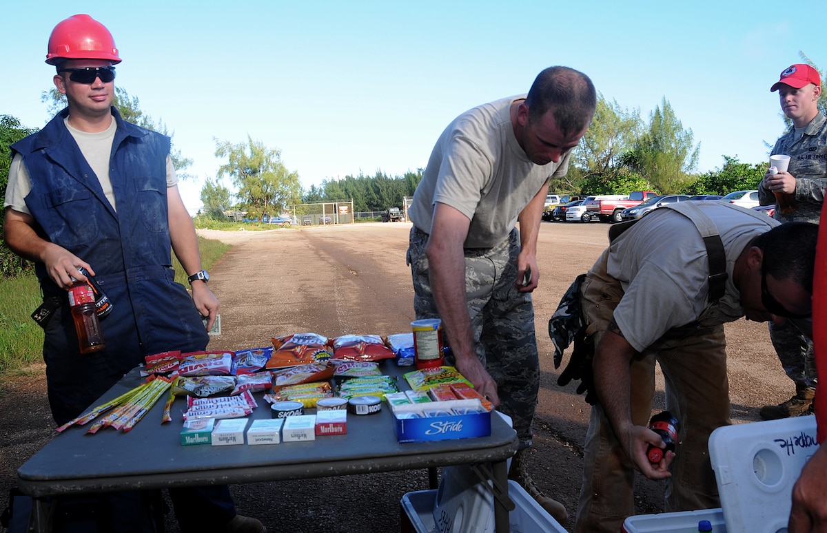 AAFES provides mini shoppette for 554th RHS at Northwest Field ...