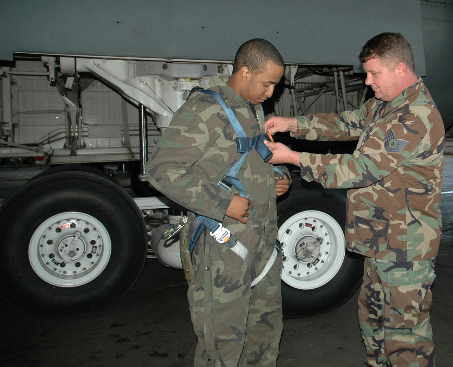 512th AW crew chief wins AFRC Safety NCO of the Year > 512th Airlift ...