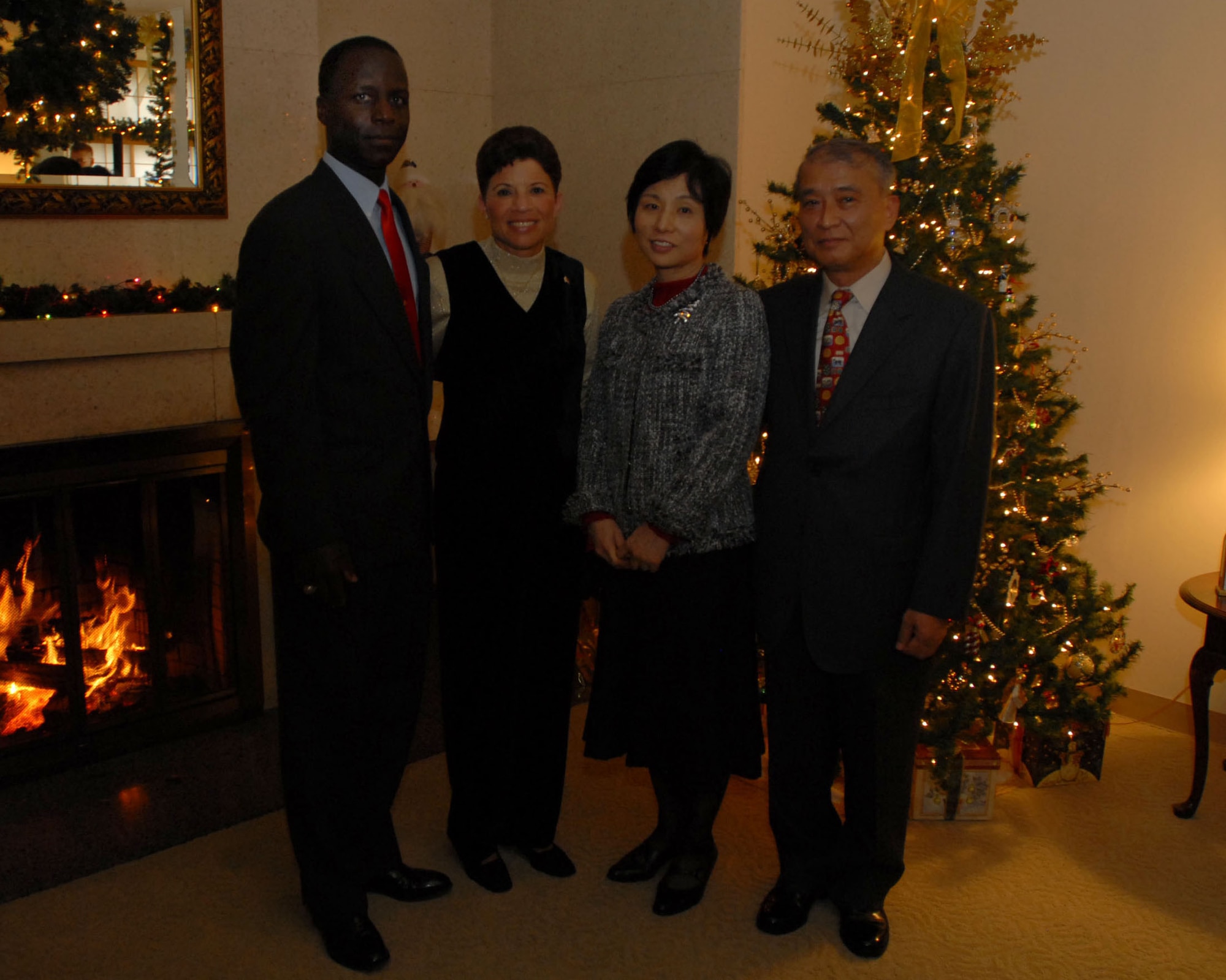 USFJ commander hosts holiday party > Yokota Air Base > Article Display