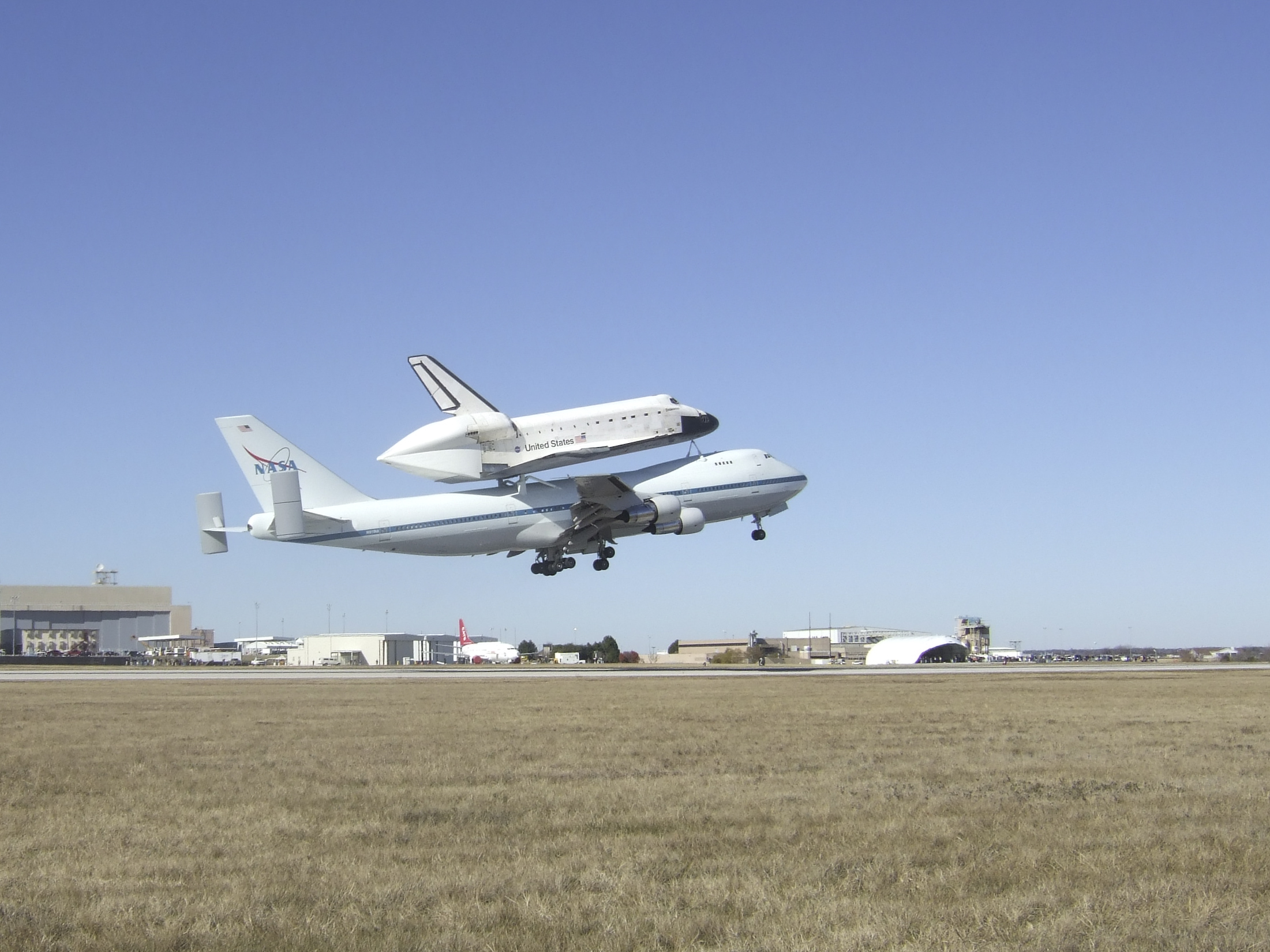Shuttle transport > 932nd Airlift Wing > Article Display