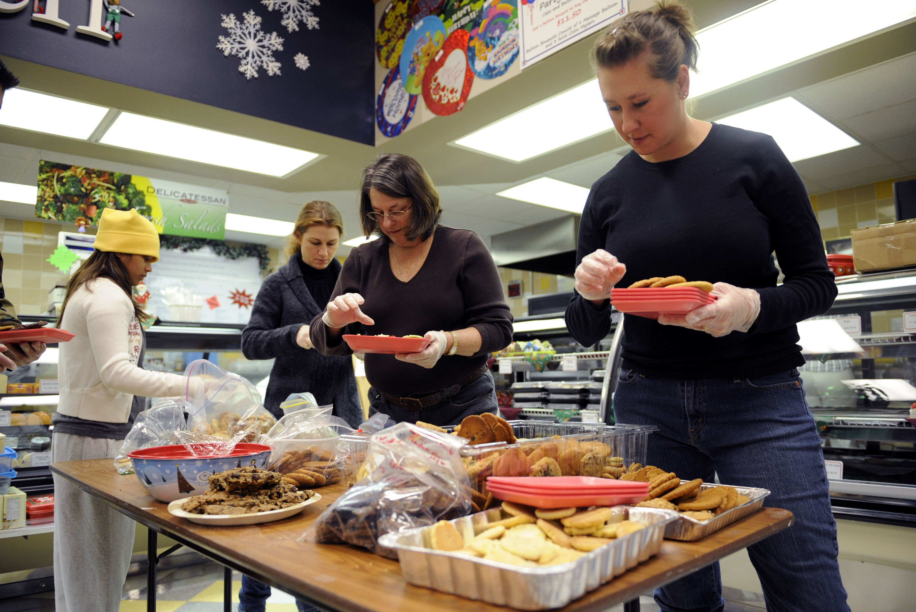 Cookie drive raises more than 1,600 dozen cookies > Mountain Home Air ...