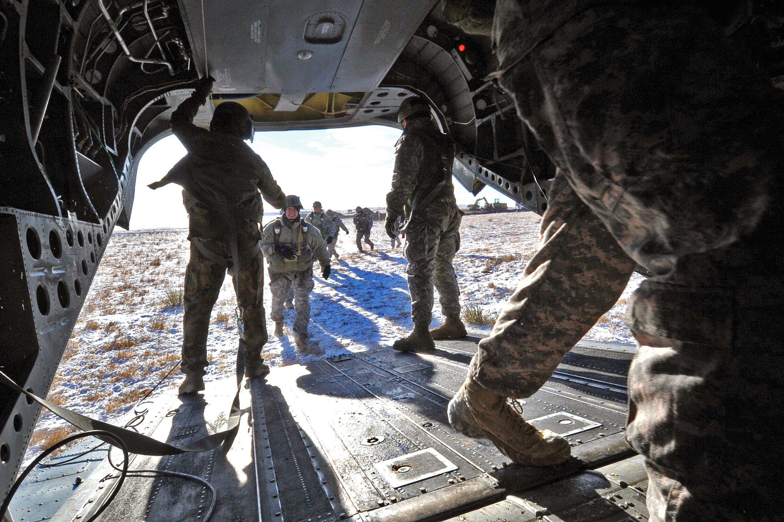 Paratroopers board a Colorado Army National Guard CH-47D Chinook ...