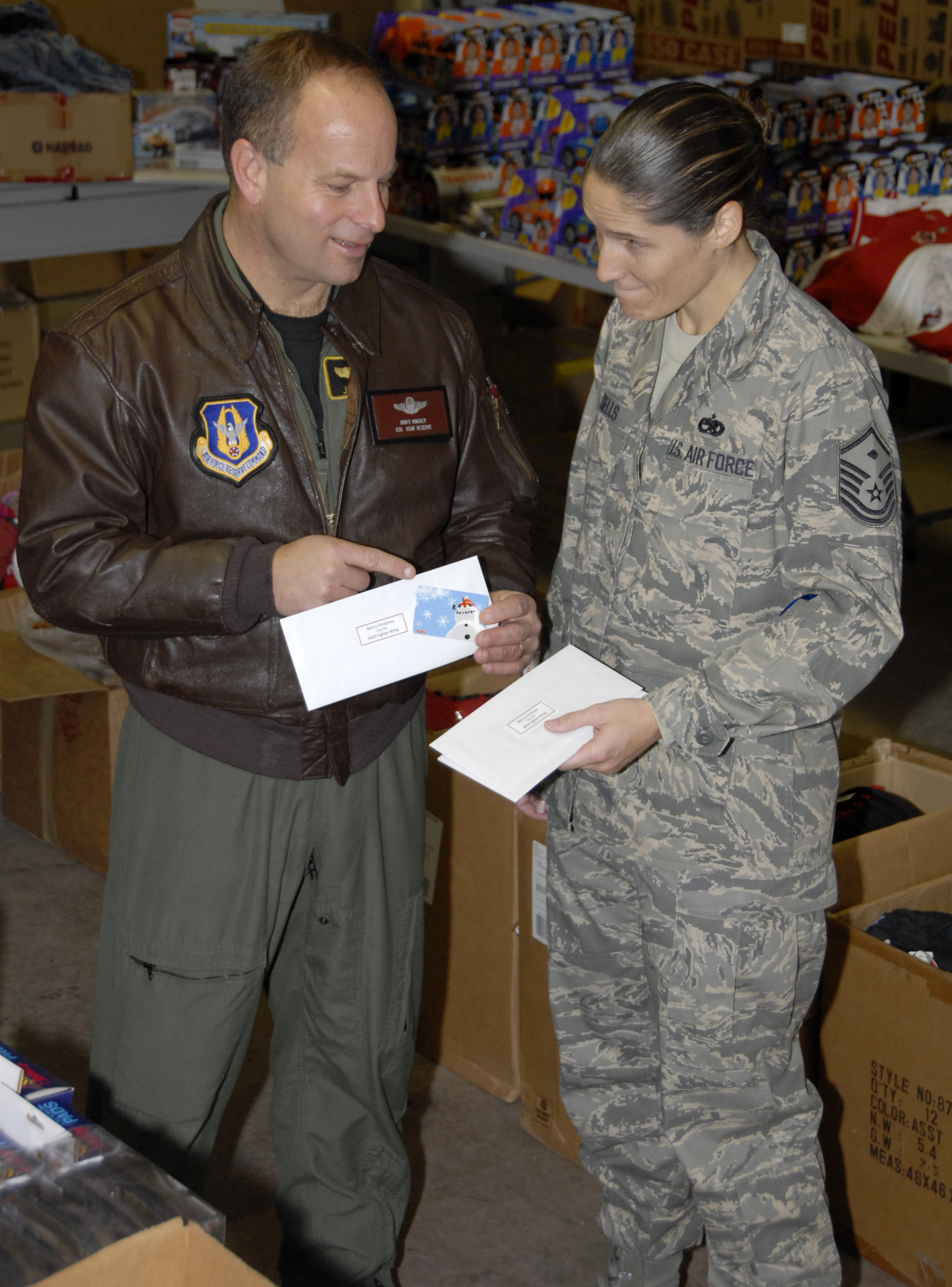 442nd Fighter Wing HRDC extends helping hand for holidays > 442d ...