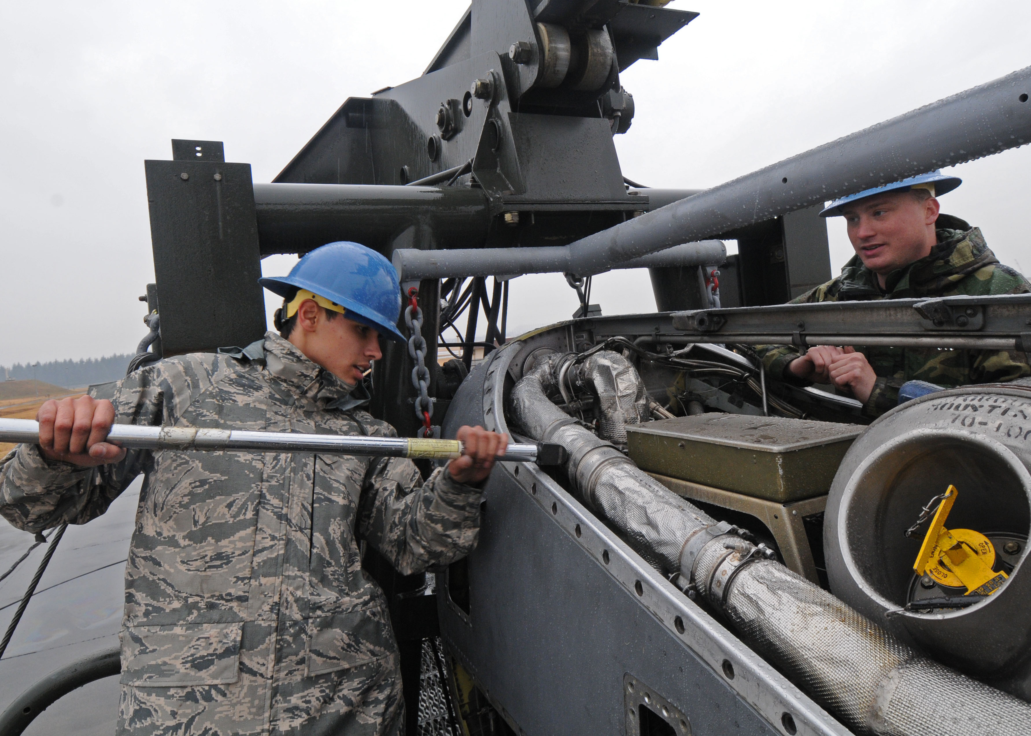 Airmen from 374th MXS test C-130 engines > Pacific Air Forces > Article ...