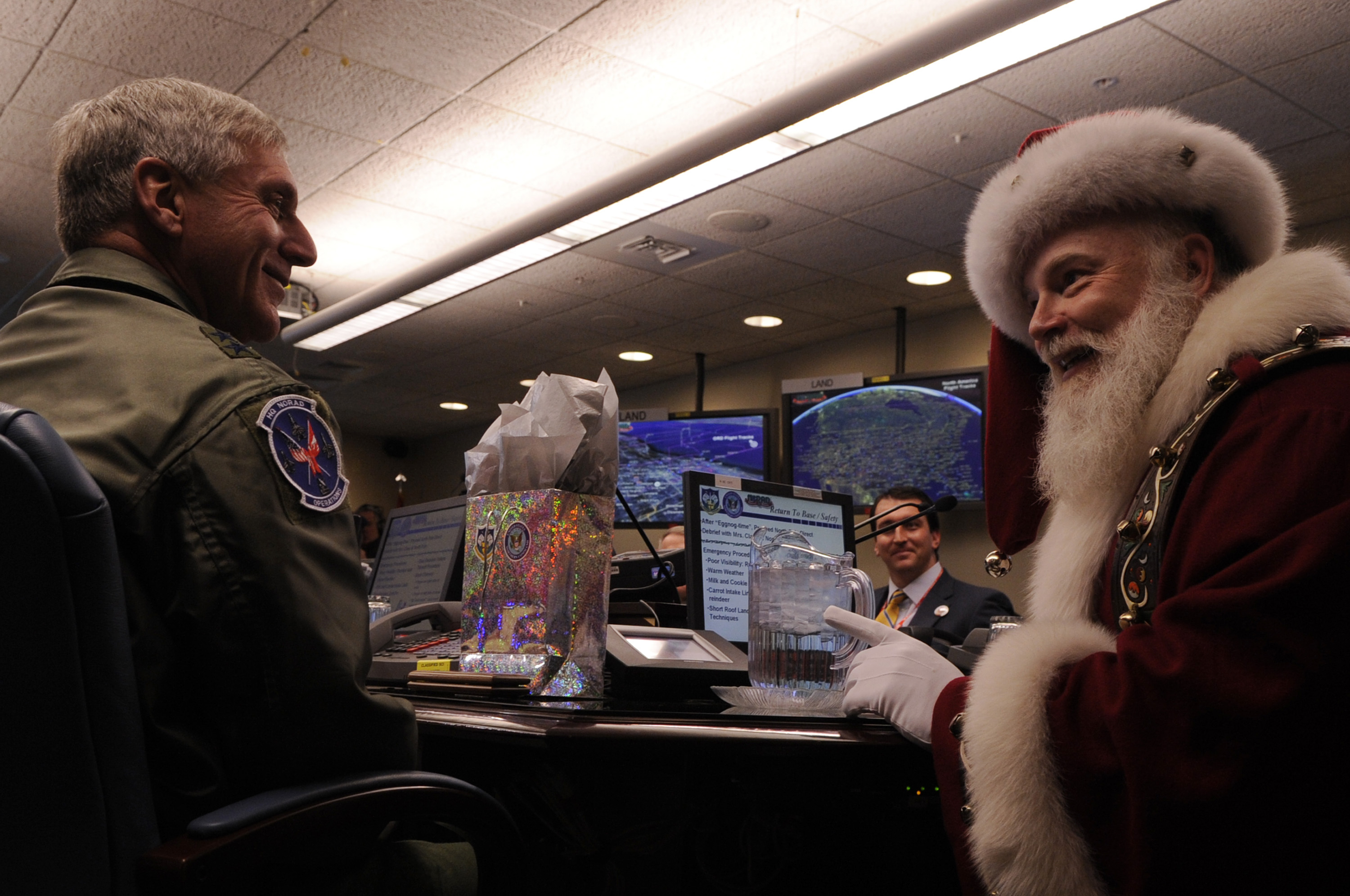 Santa Claus is coming to town > Air Force > Article Display