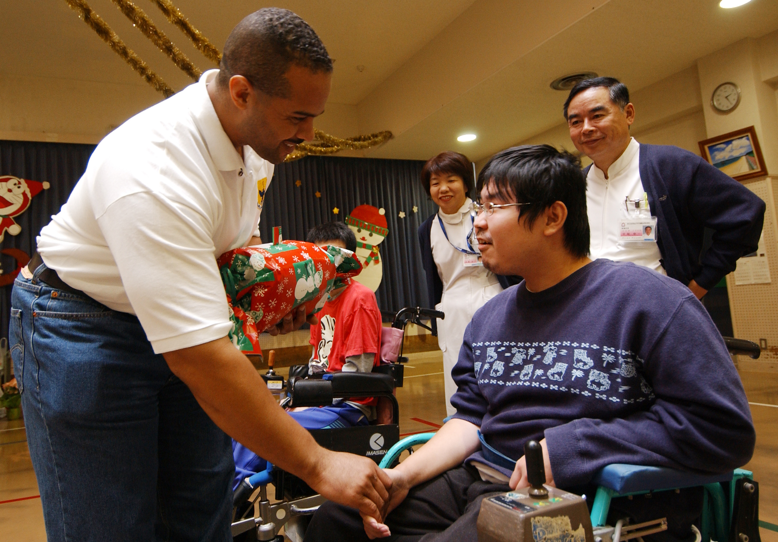 Air Commandos spread holiday cheer > Air Force Special Operations ...