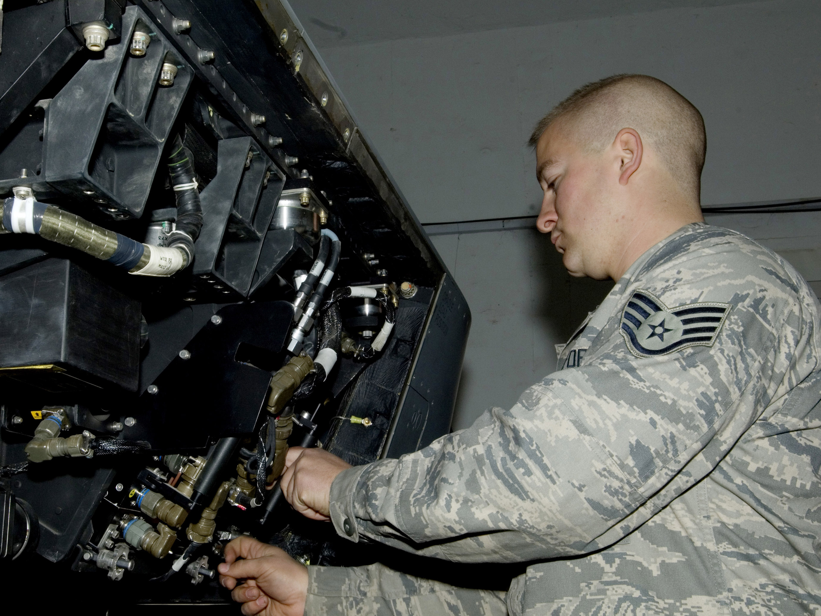 TARS pod brings picture into focus > Air Force > Display