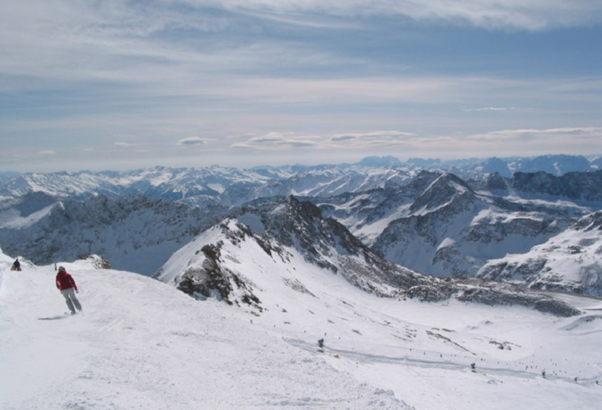 Ski club hits the slopes > Aviano Air Base > Display