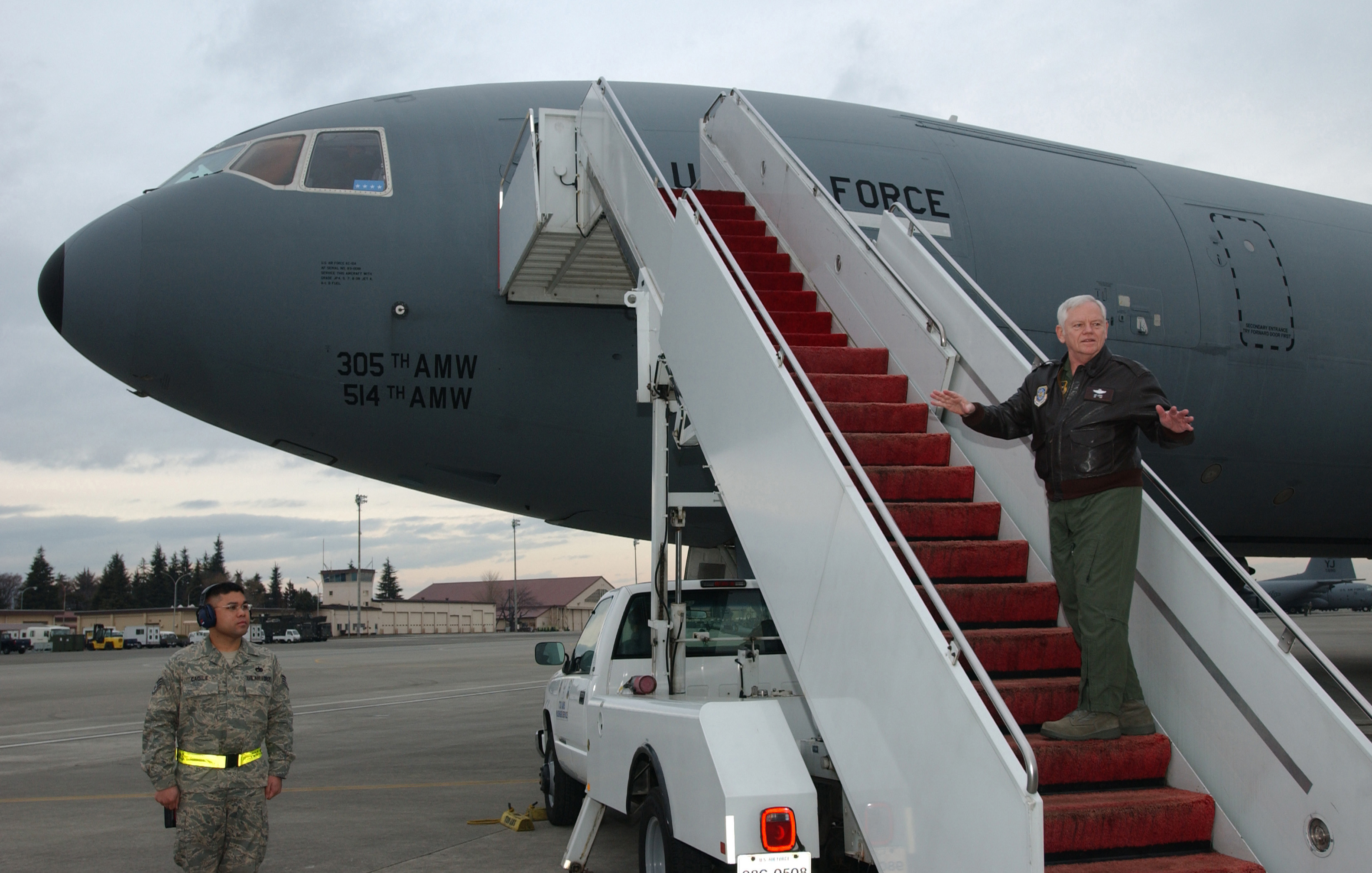 AMC Commander visits Yokota > Yokota Air Base > Article Display