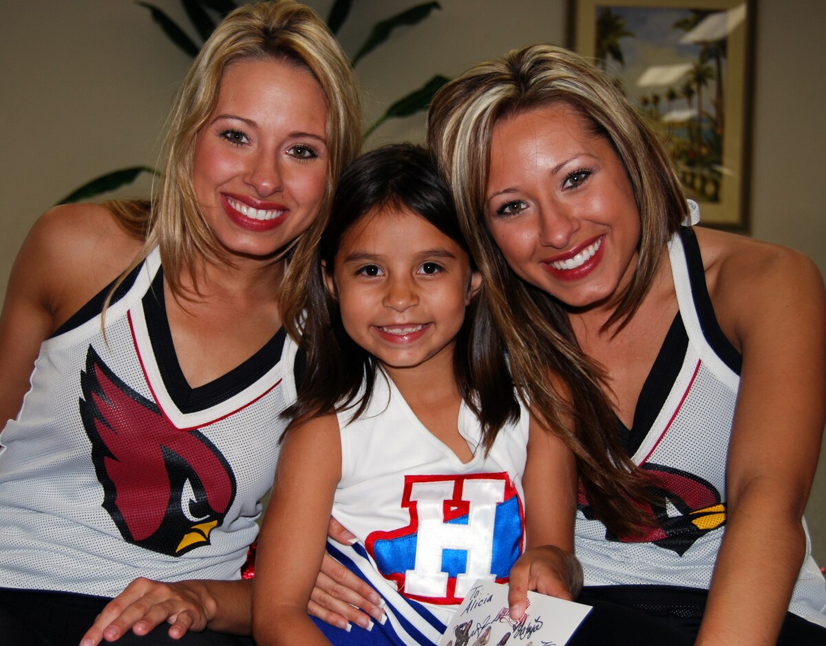 Aizona Cardinals Cheerleaders cheer with youth, perform at Mahalofest ...