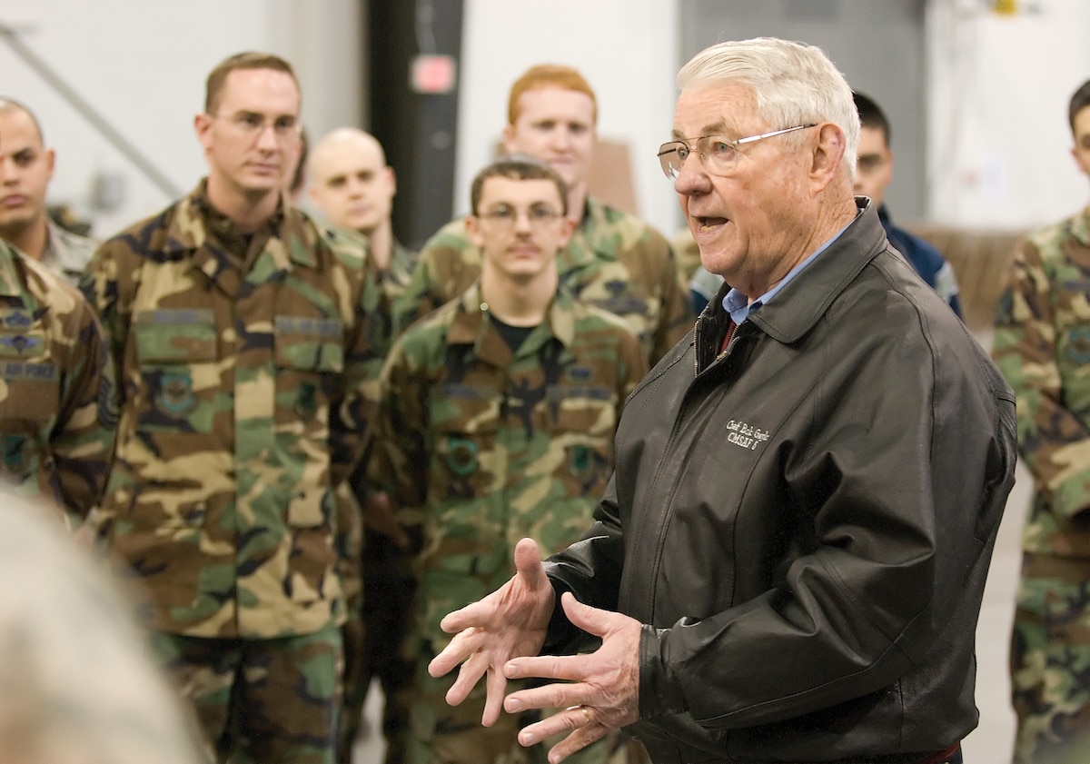 Former chief ‘wowed’ by Dover AFB > Dover Air Force Base > Article Display