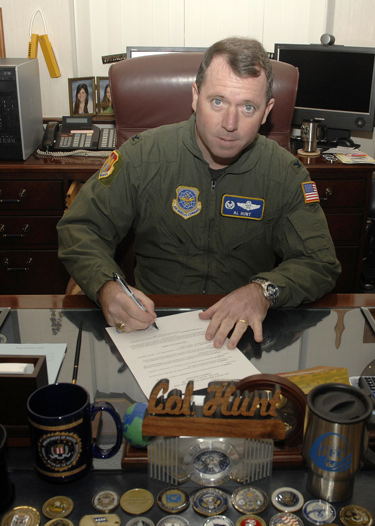 Commander starts Military Saves with proclamation signing > Marine ...
