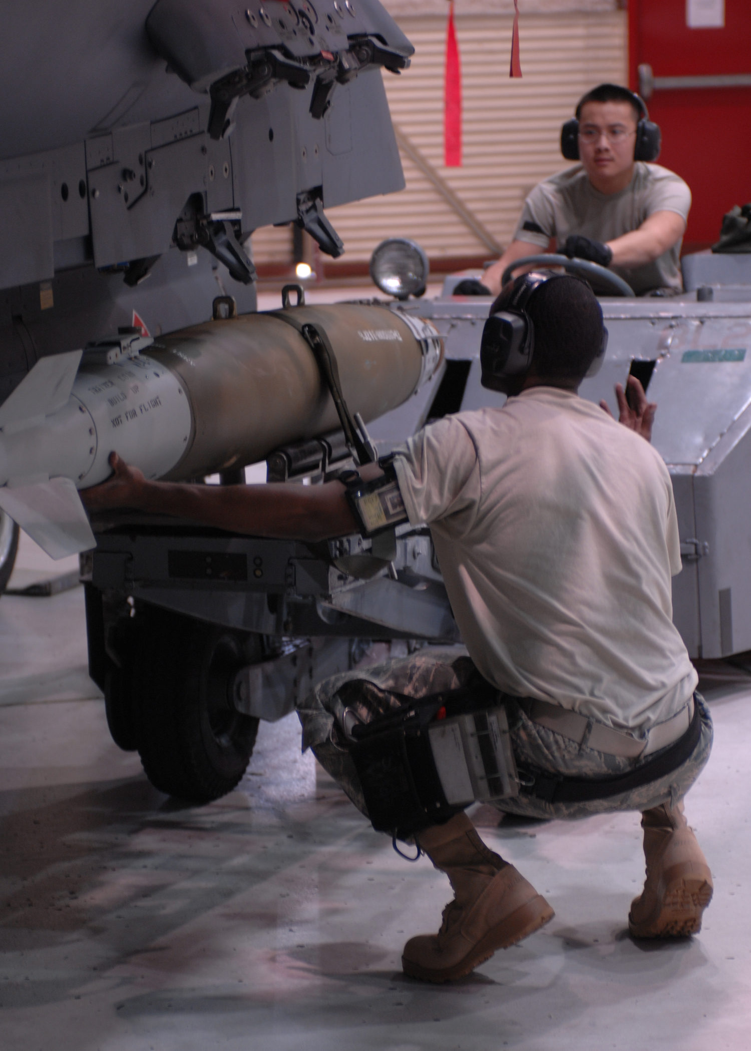 4th FW Airmen compete in weapons load competition > Air Combat Command ...