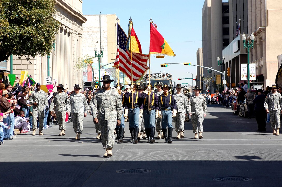 Army Col. Stephen Twitty leads more than 3,000 of his soldiers through ...