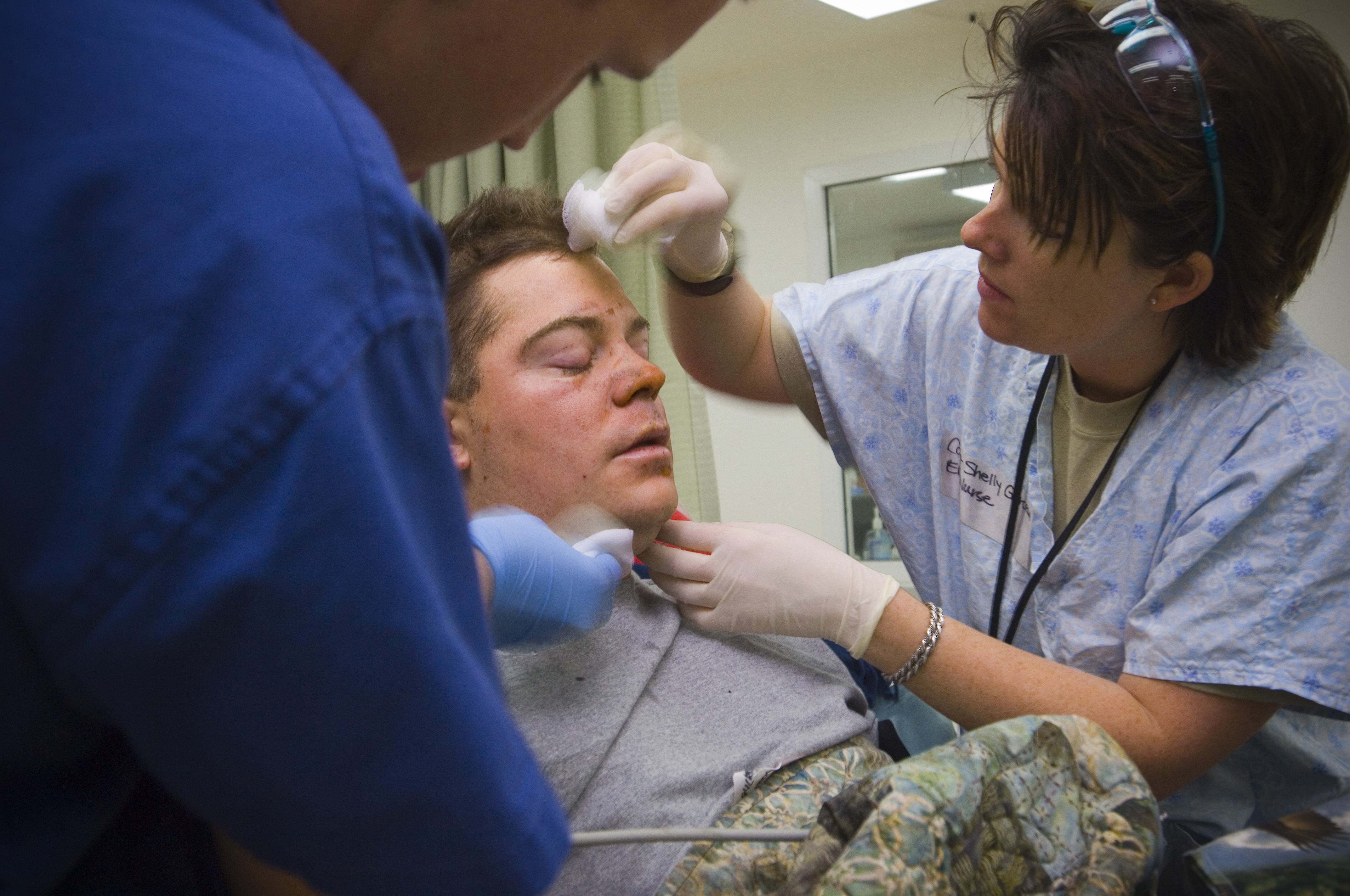 Combat nurses: The ER > Air Force Medical Service > News