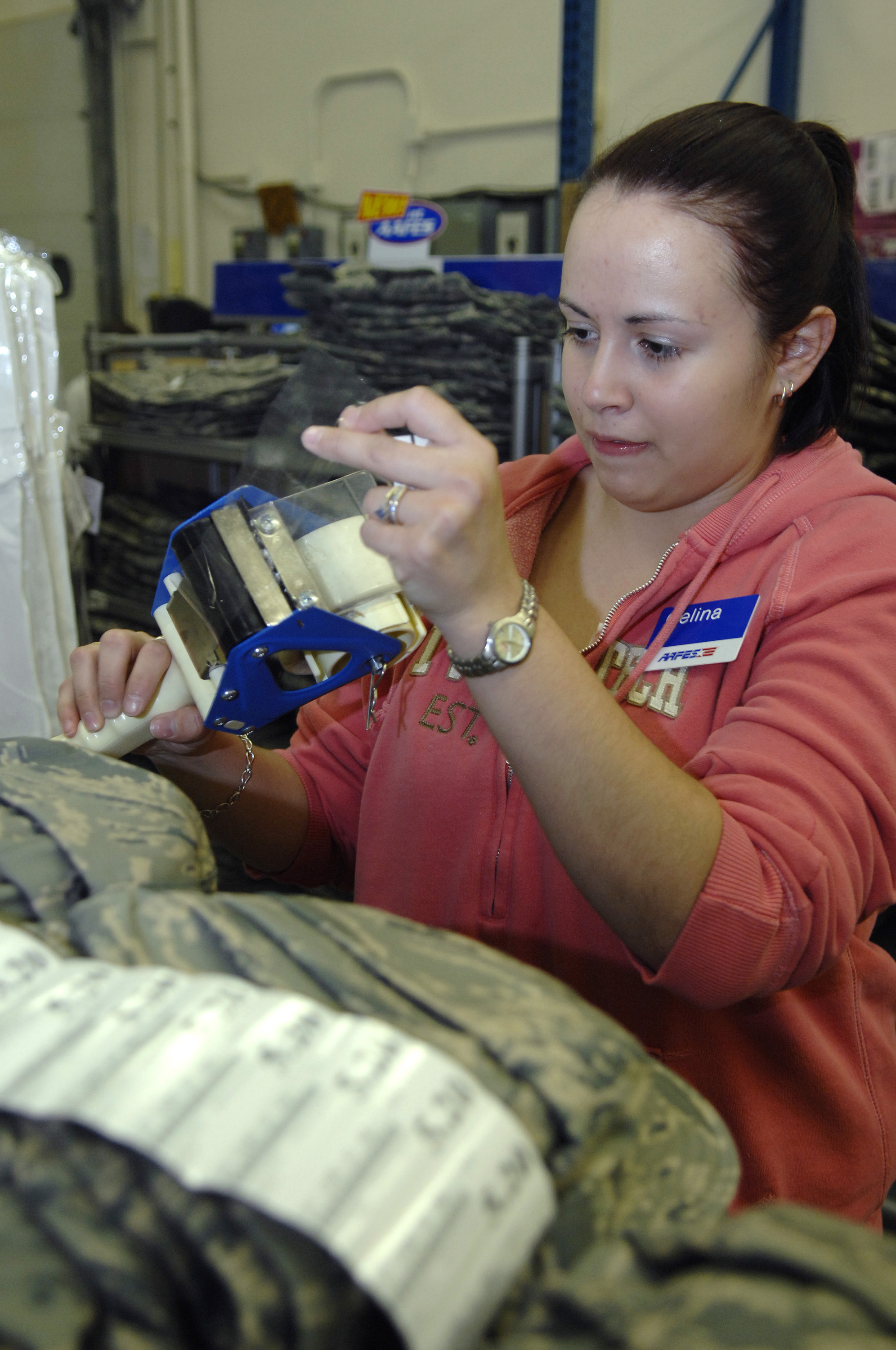 New AAFES chief dresses down uniform issues > 302nd Airlift Wing ...