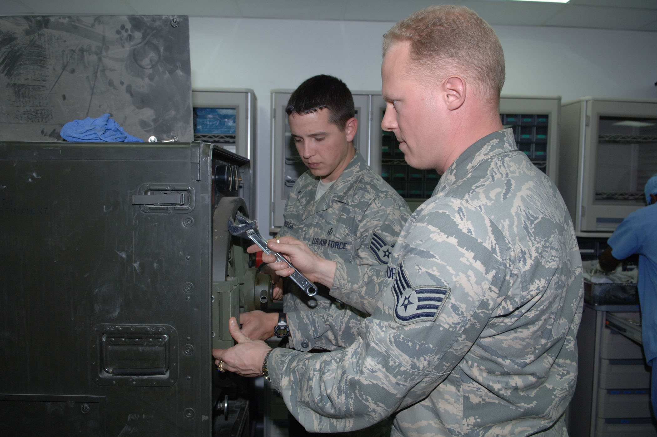 Biomedical maintainers ensure combat medical success > Joint Base ...