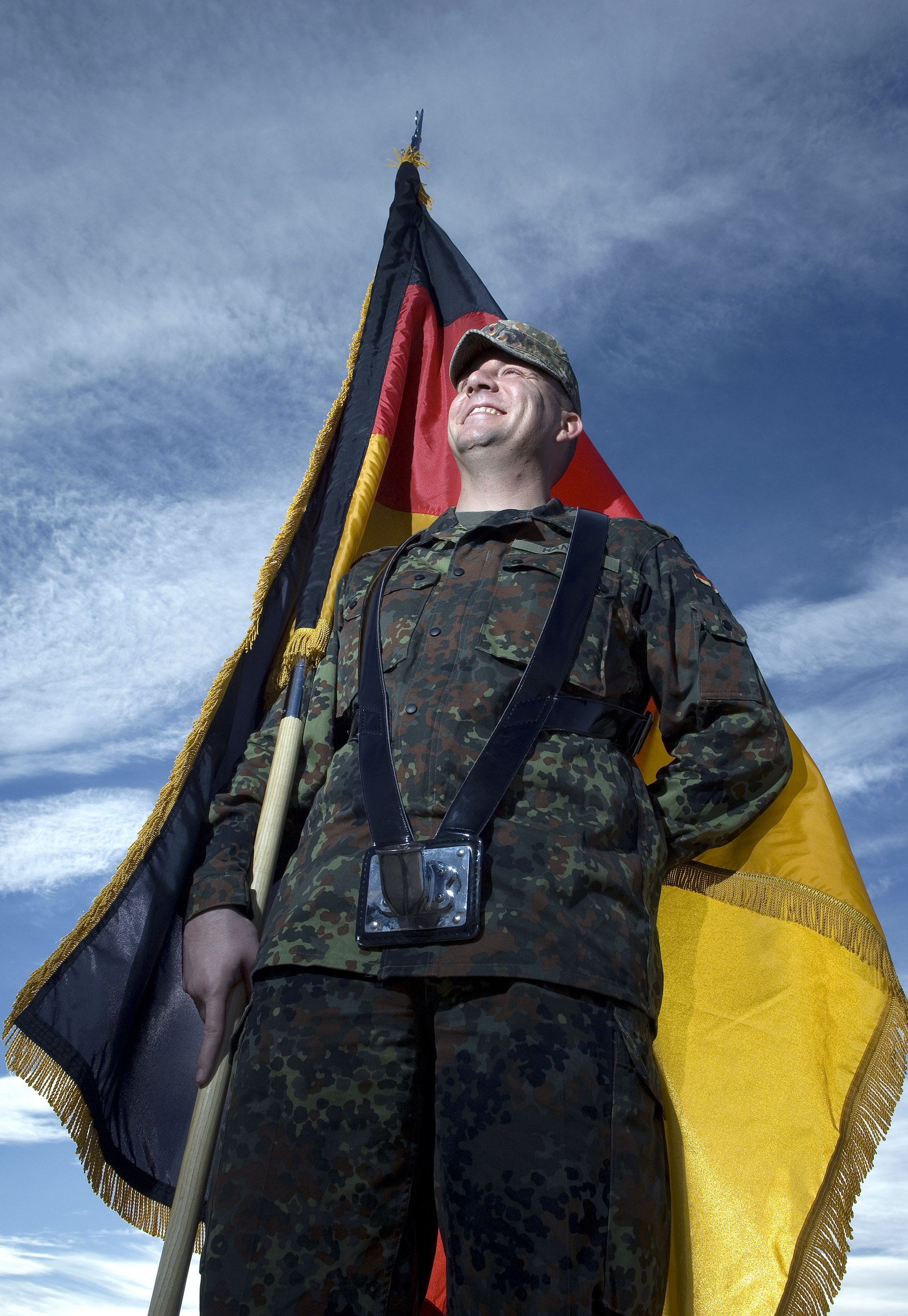 German airman assists with Holloman ceremony > Air Force > Article Display