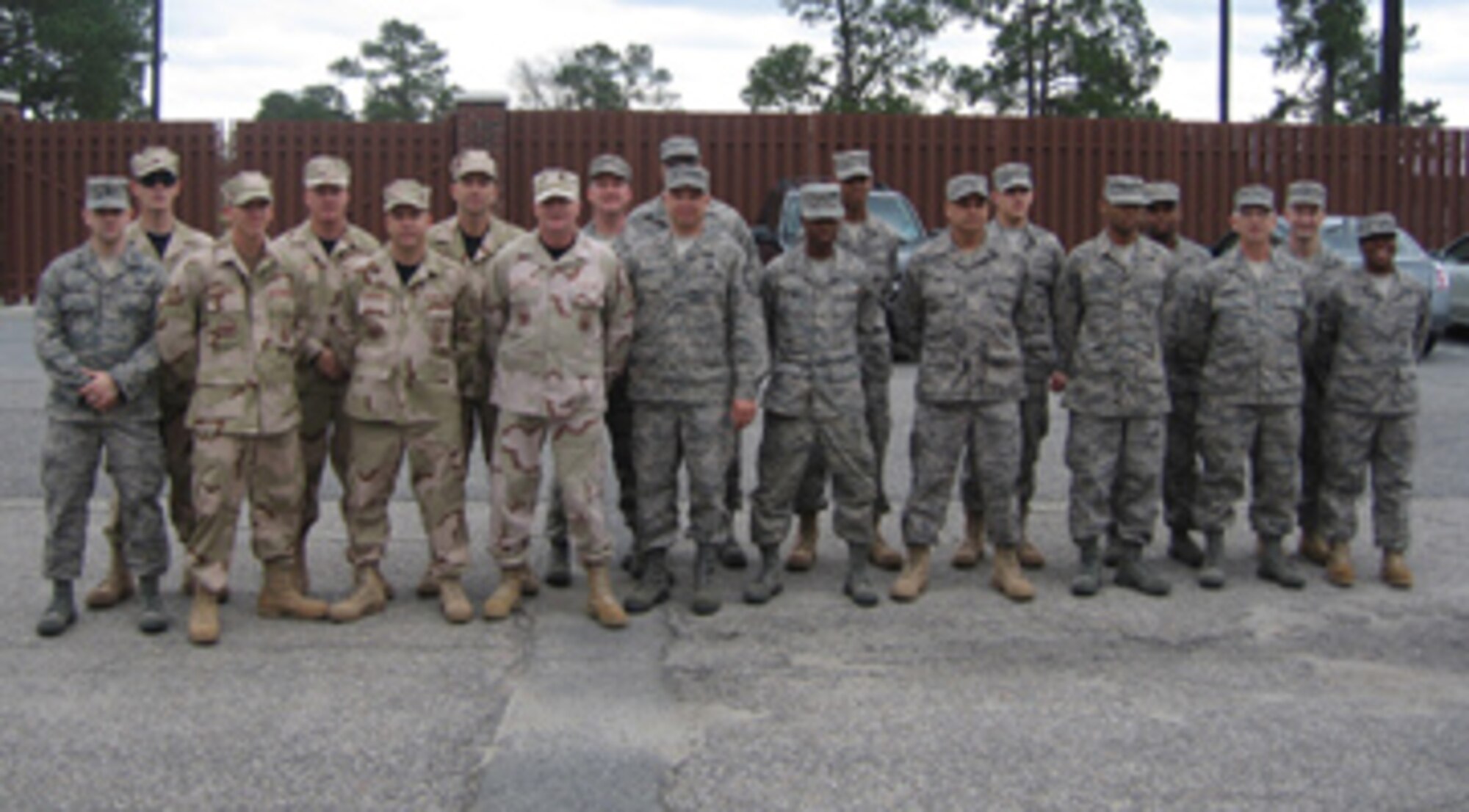 Reserve engineers deploy for Iraq > 916th Air Refueling Wing > Article ...