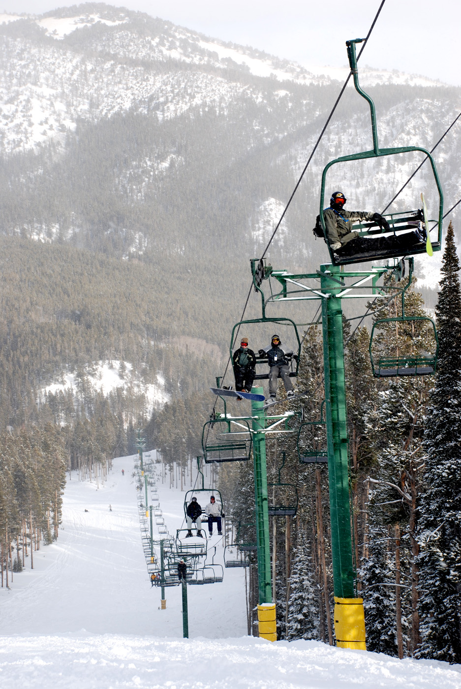 Airmen ski Snowy Range > F.E. Warren Air Force Base > News