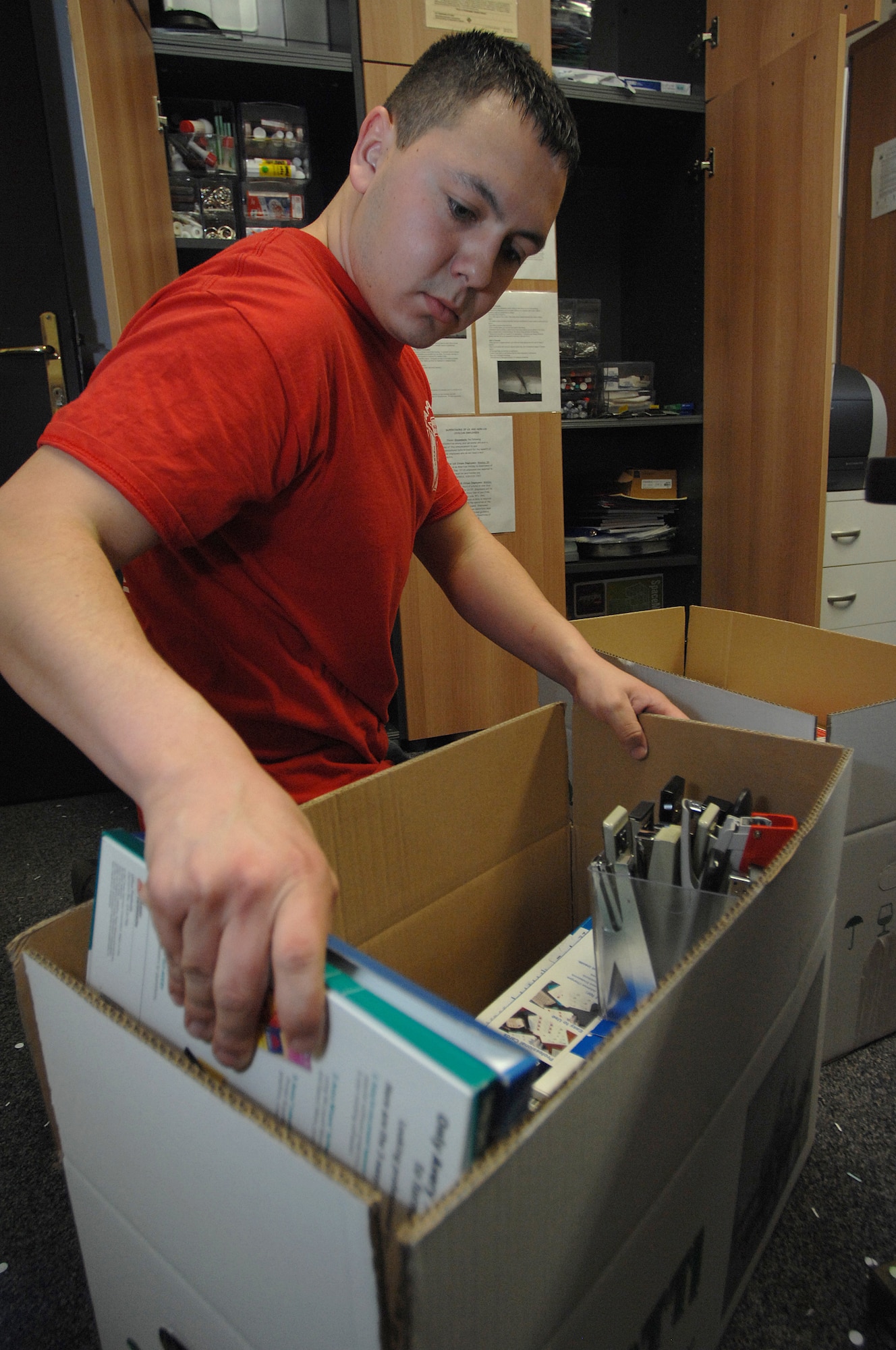 Volunteers move new Airman and Family Readiness Center > Aviano Air ...