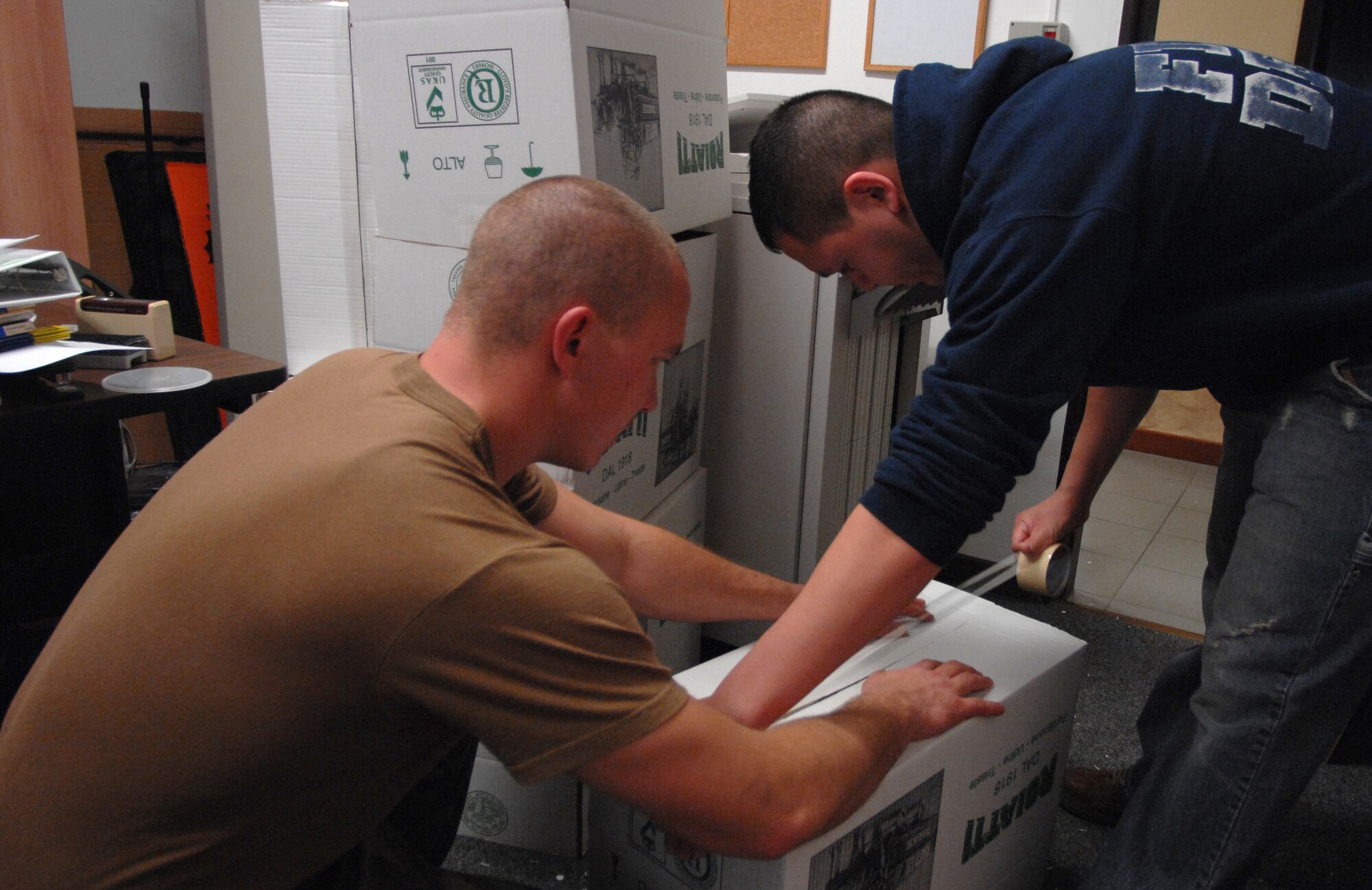 Volunteers move new Airman and Family Readiness Center > Aviano Air ...