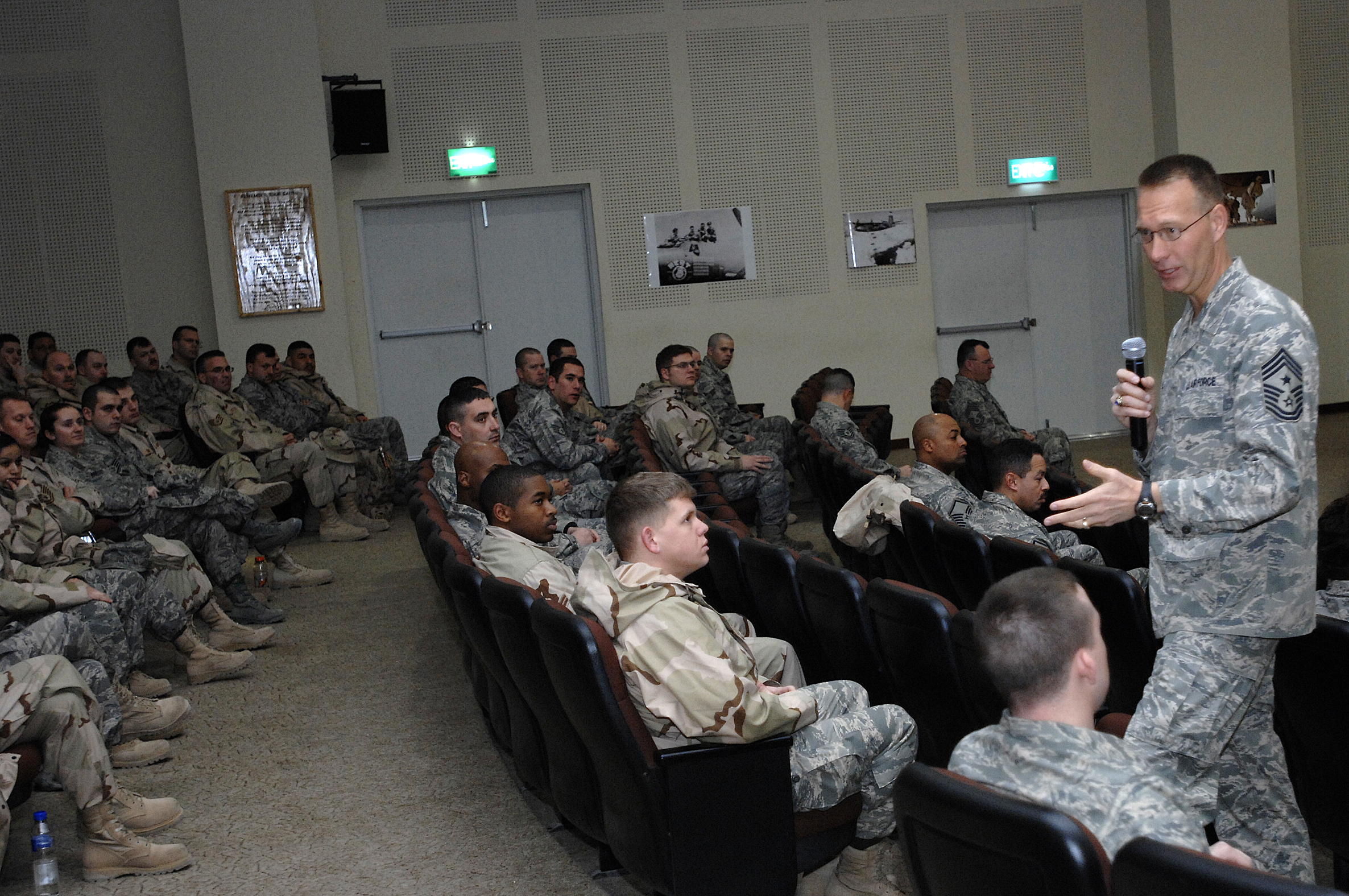 USCENTAF’s top chief discusses GWOT with Airmen