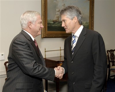 Secretary Gates welcomes Australian Minister of Foreign Affairs Stephen ...