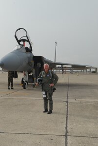 General Looney's fini flight