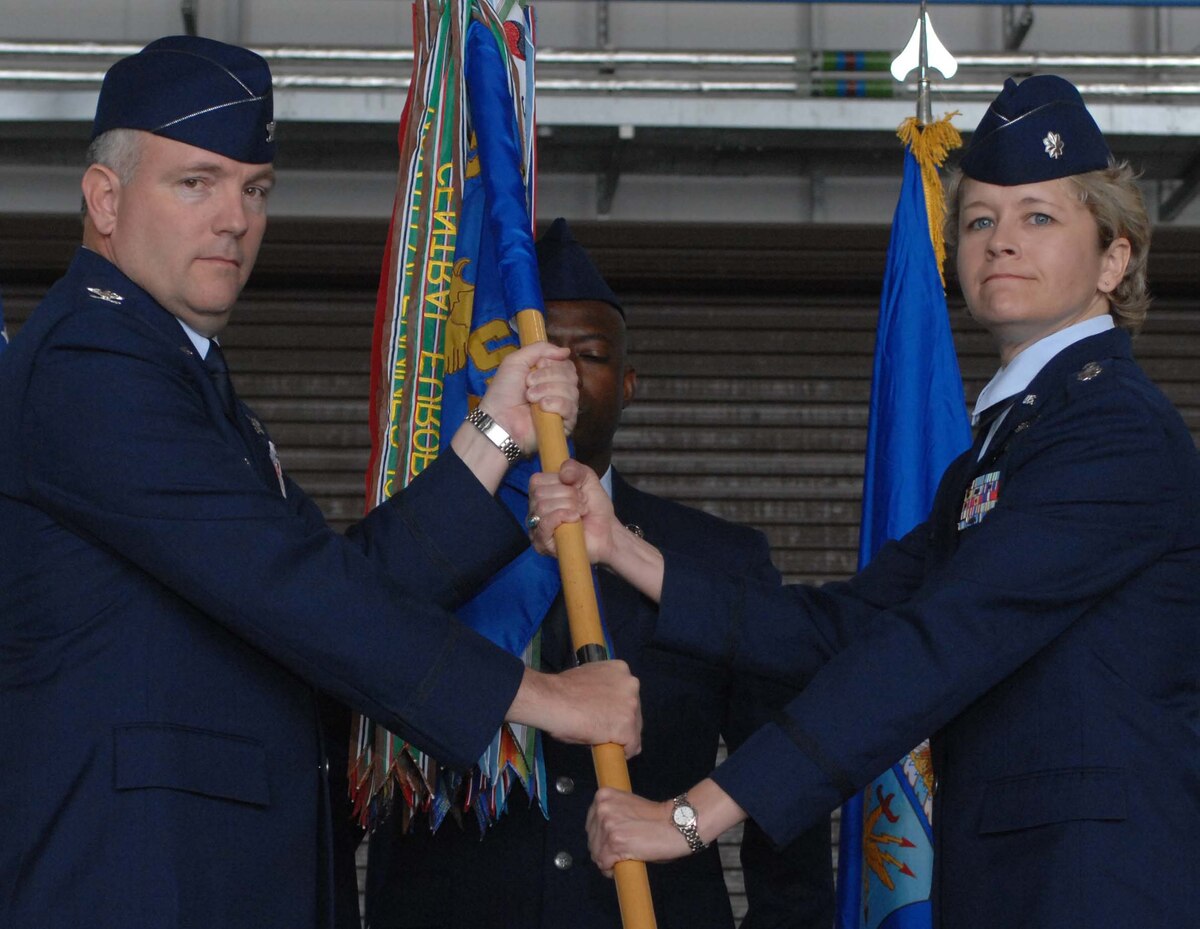Lt. Col. Ginger Wallace assumes command of 488th IS July 2 > Royal Air ...