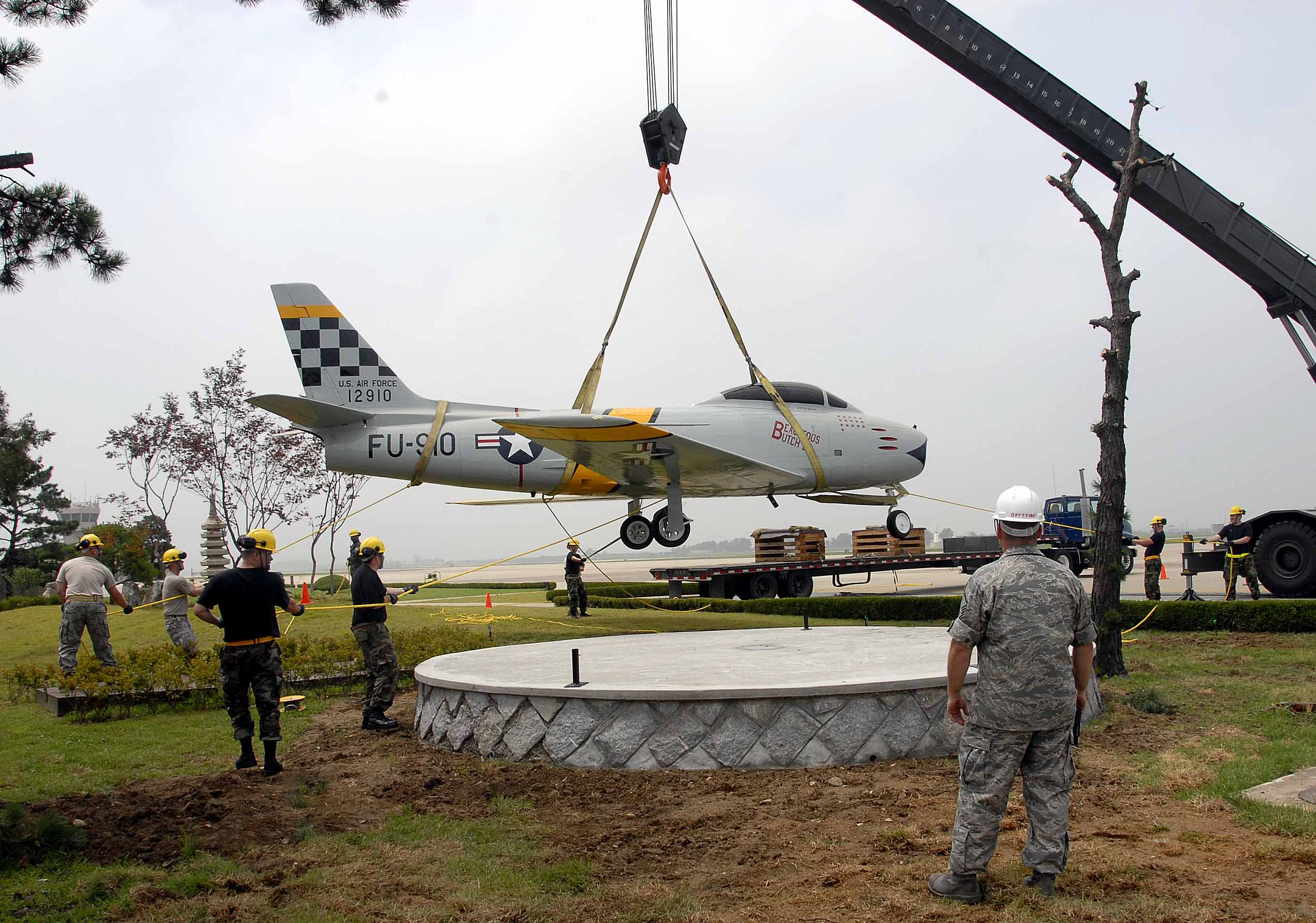 Easy does it! > Osan Air Base > Article Display