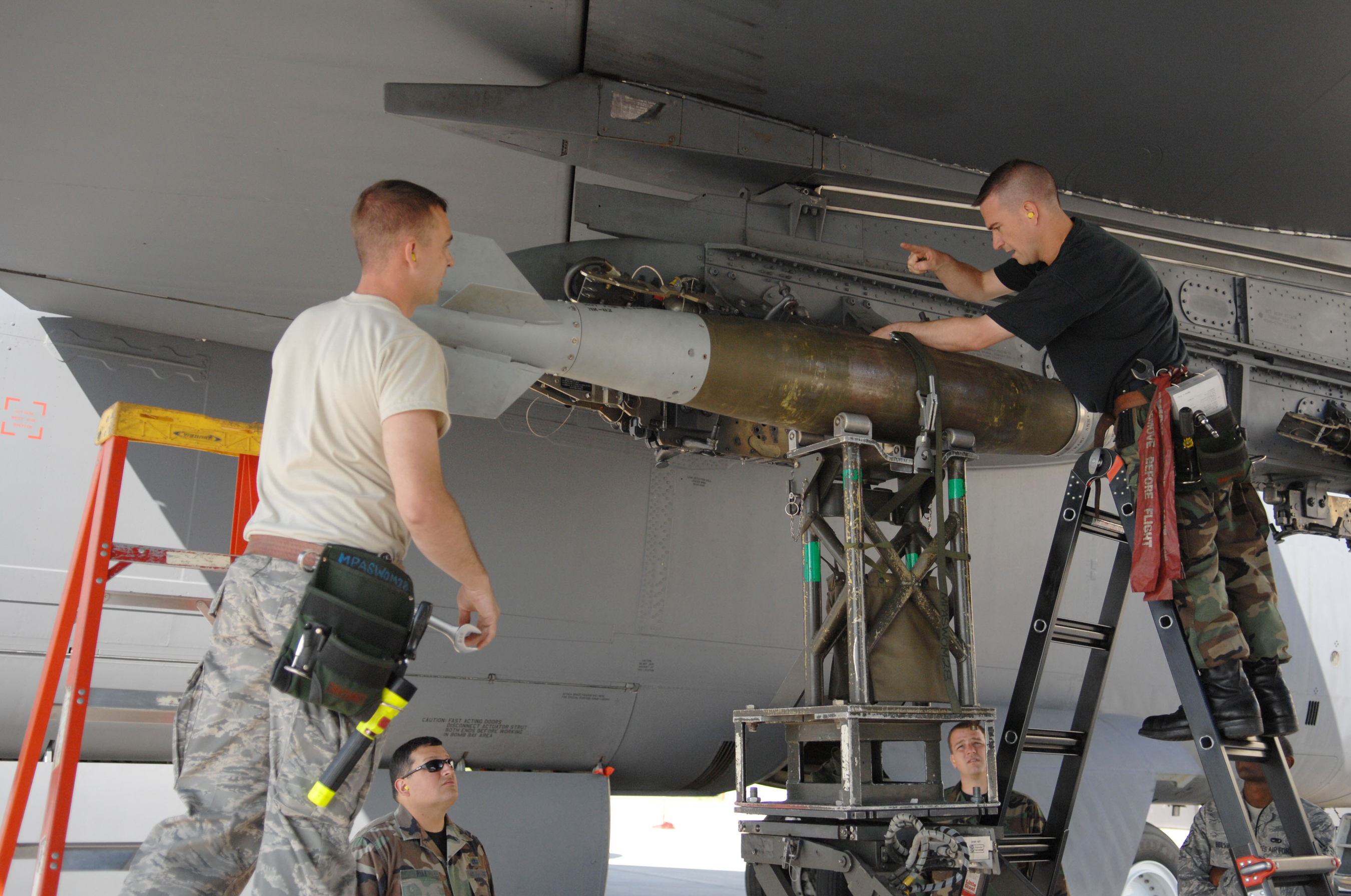 Warbirds shine during load crew competition > Minot Air Force Base ...