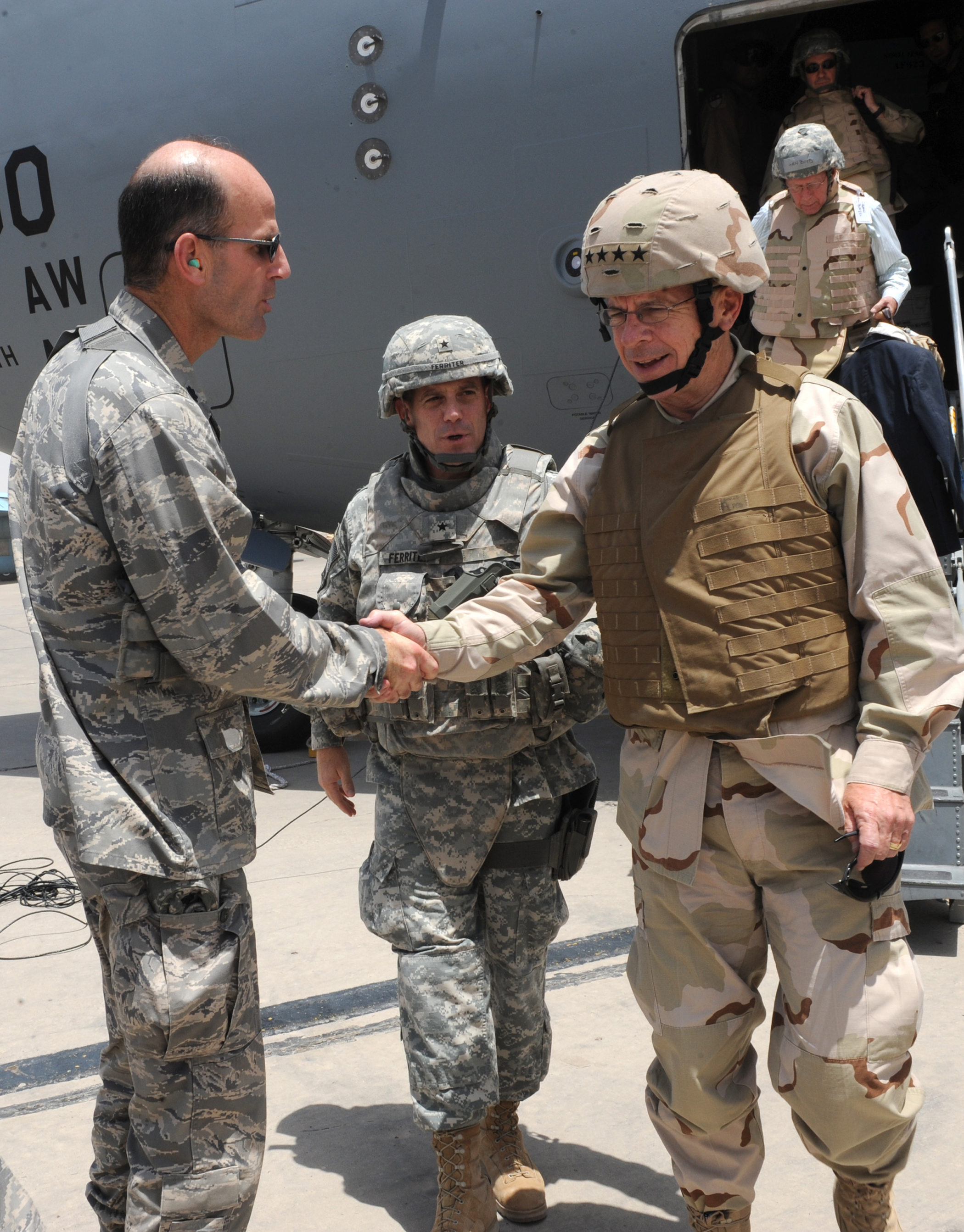 CJCS, NFL players arrive Baghdad via Sather AB > U.S. Air Forces ...
