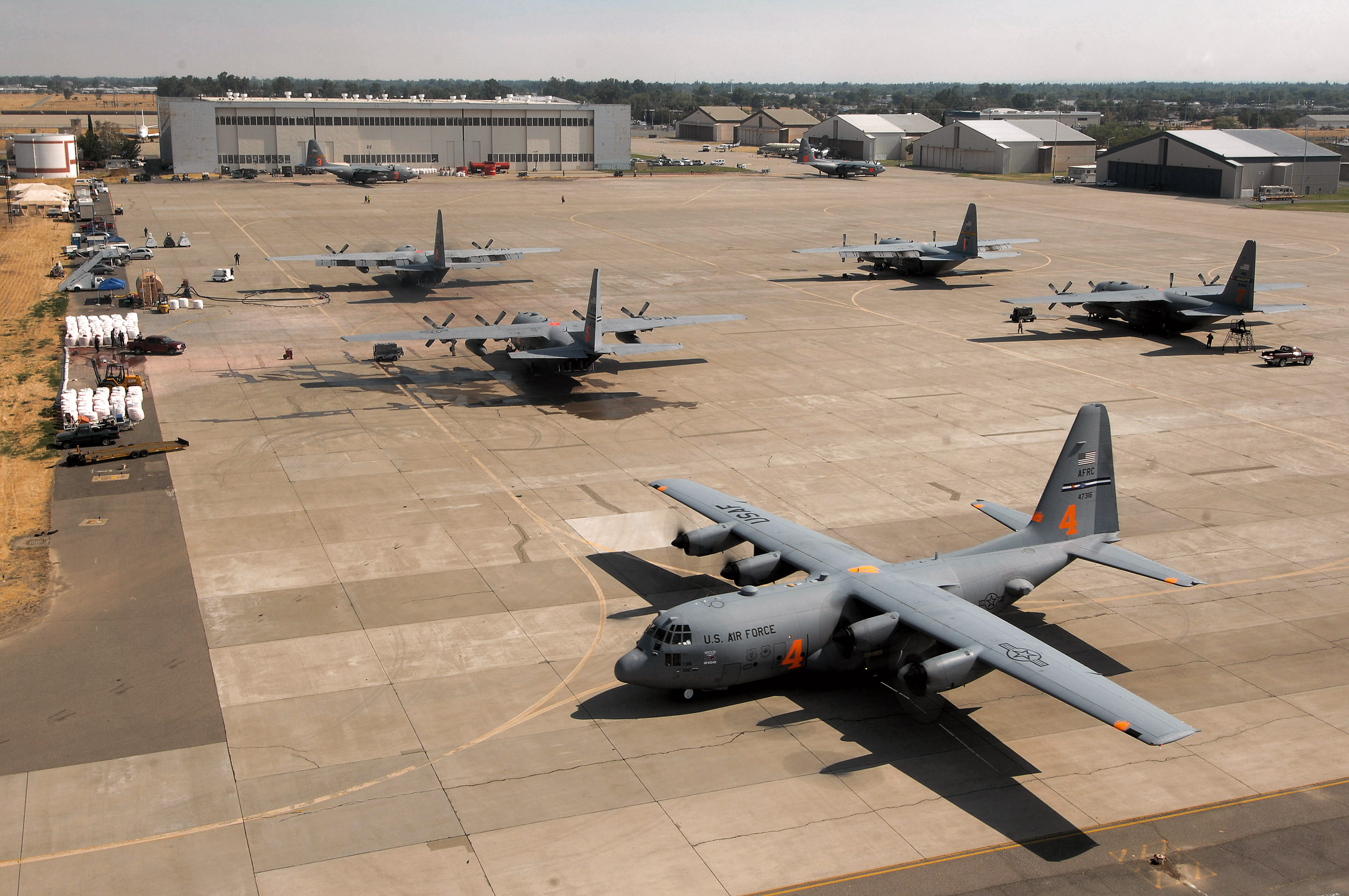 C-130s continue aerial firefighting operations in California > Air ...