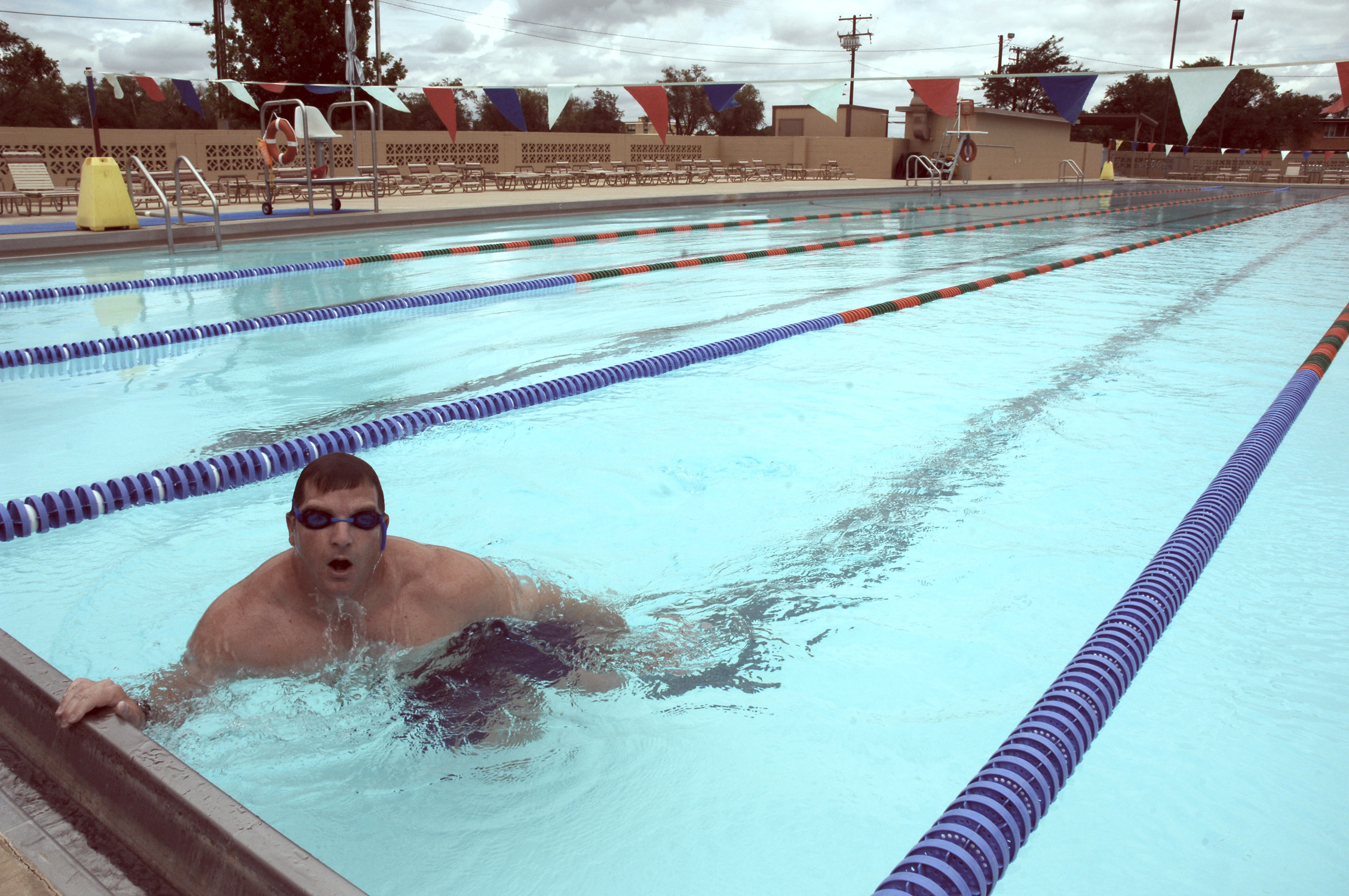 Commando swimmer sinks 5,000-meter challenge > Cannon Air Force Base ...