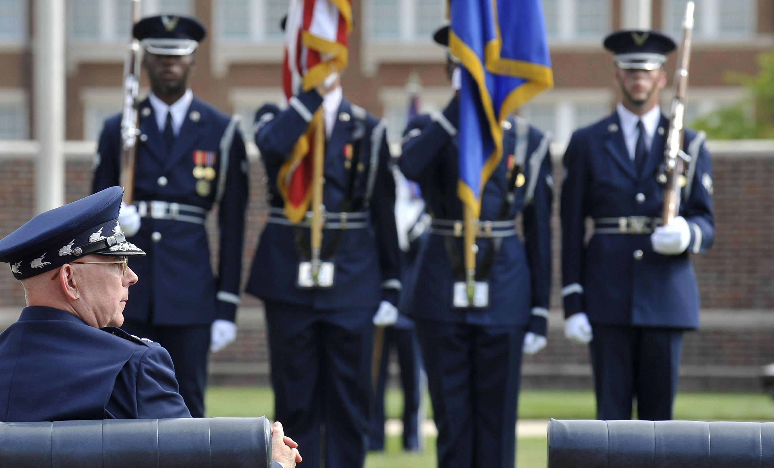 Chief of staff retires after 37 years > Air Force > Article Display