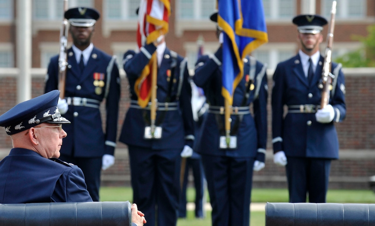 Chief of staff retires after 37 years > Air Force > Article Display