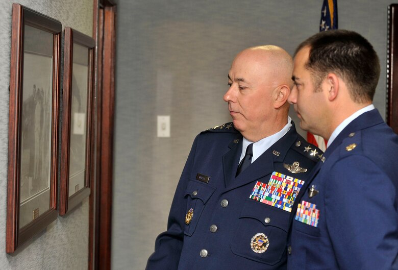 Chief of staff retires after 37 years > U.S. Air Force > Article Display