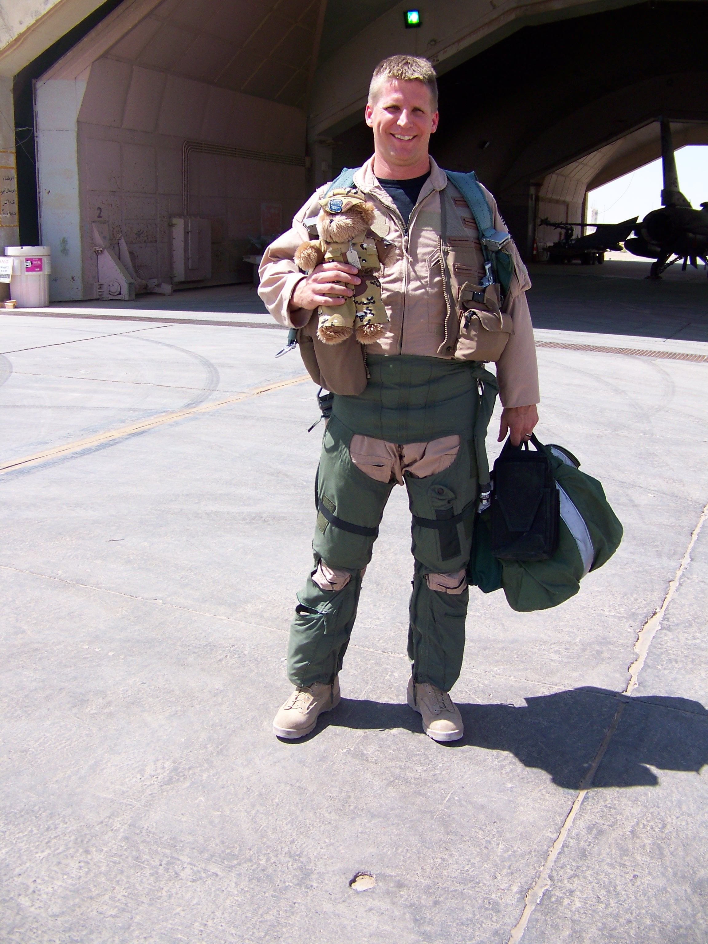 Blabber Bears talks to a pilot