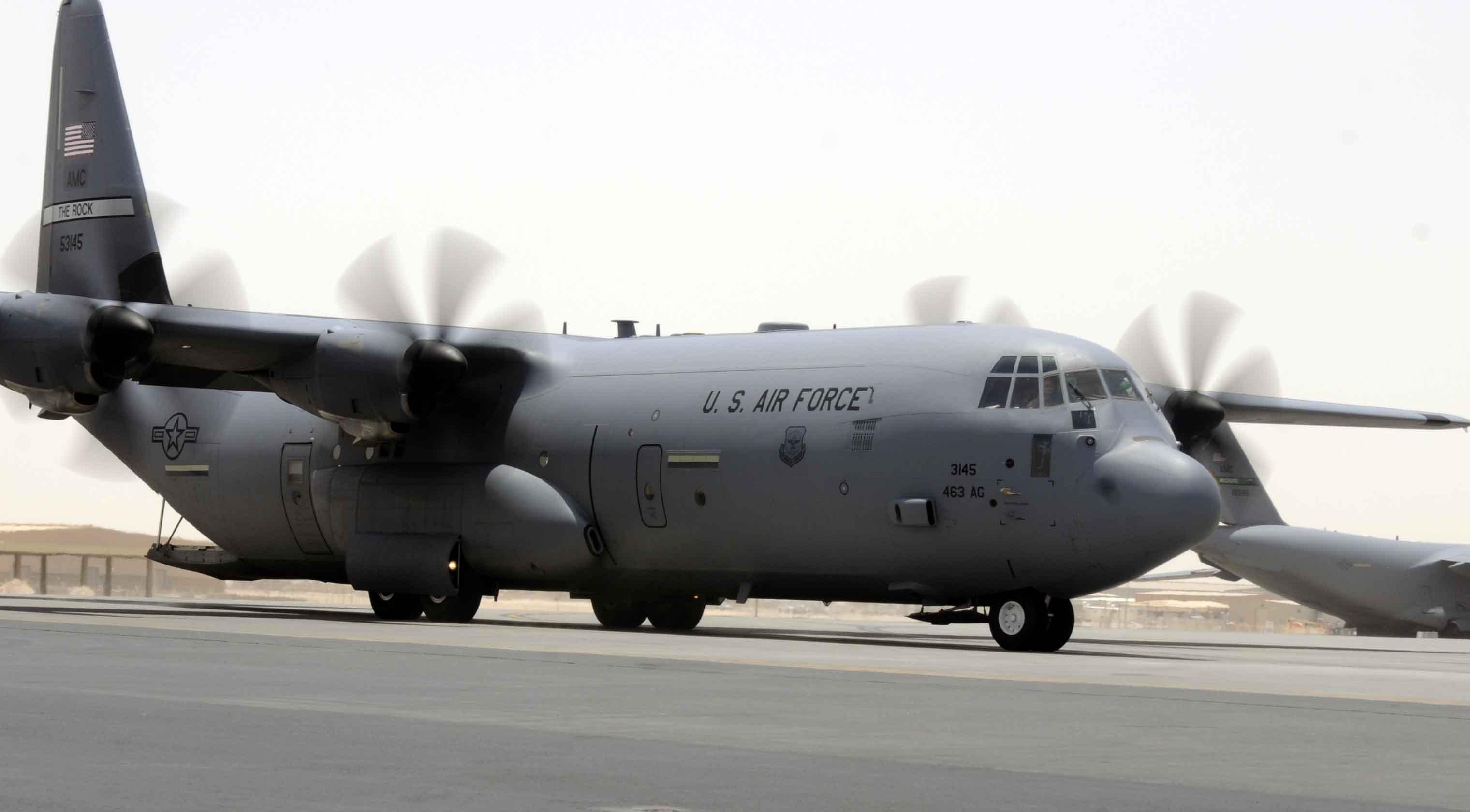 8 EAMS Invaluable to movement of personnel, cargo > U.S. Air Forces ...