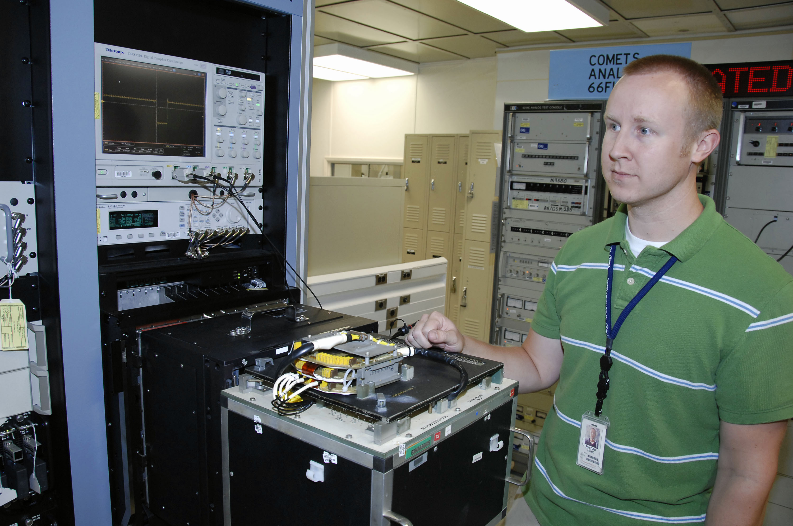 Depot technicians begin using automatic test station > Air Force ...