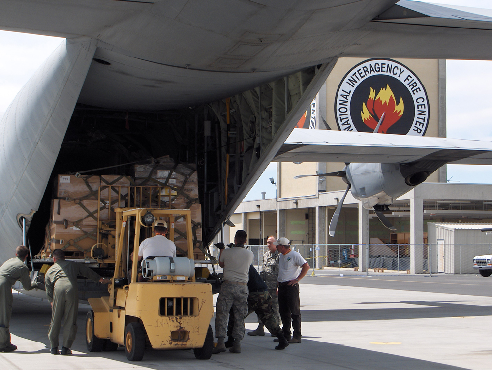 302nd AEG firefighting team > 302nd Airlift Wing > Article Display