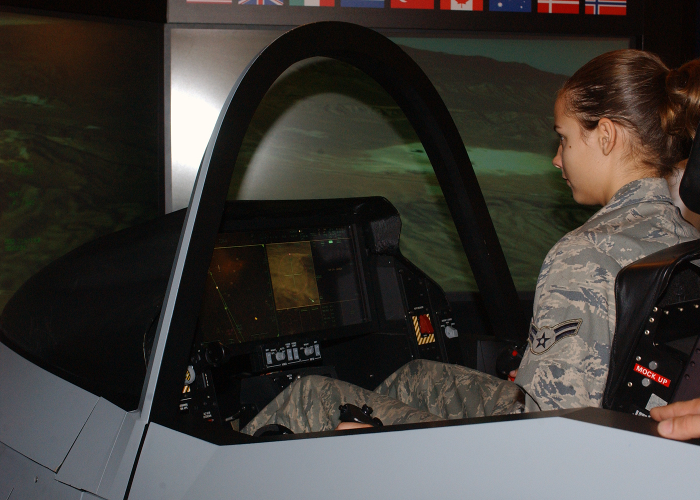 Airmen test F-35 simulator > Royal Air Force Lakenheath > Article Display